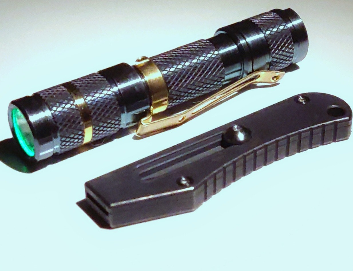 DROP AAA Titanium Flashlight + Titanium RUK | Drop