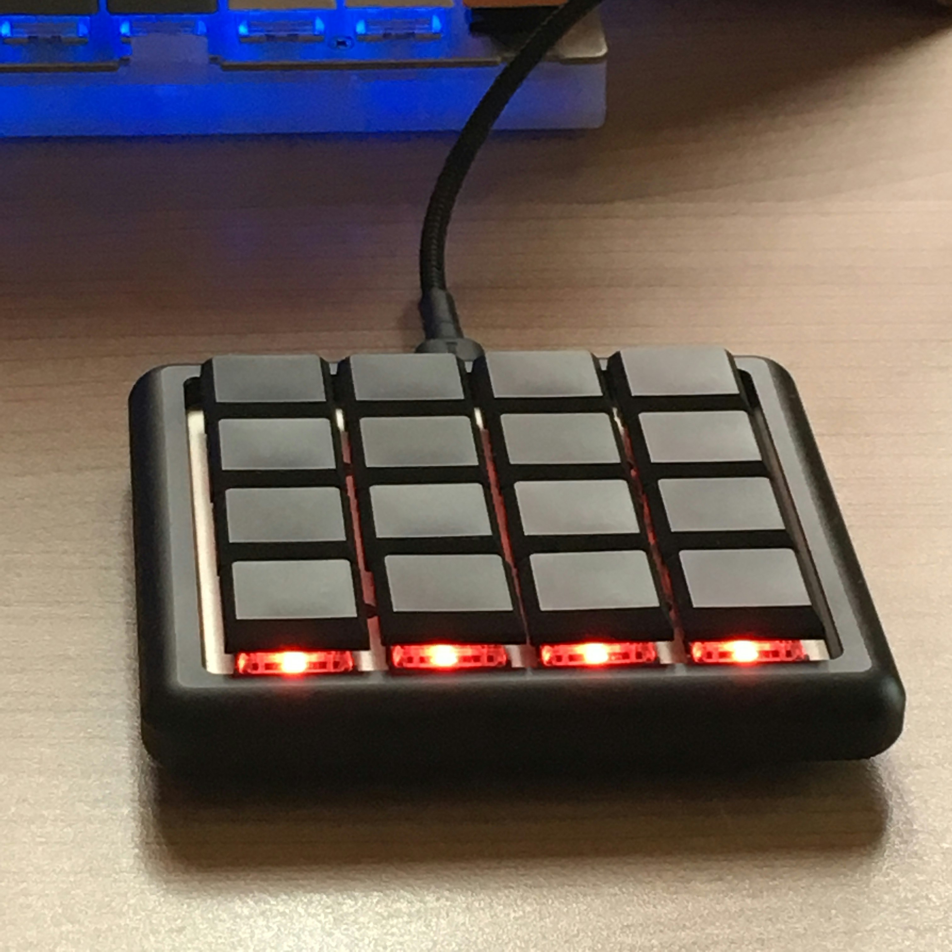 BM-16S Programmable Macropad (Choc Switches) | Mechanical Keyboards ...