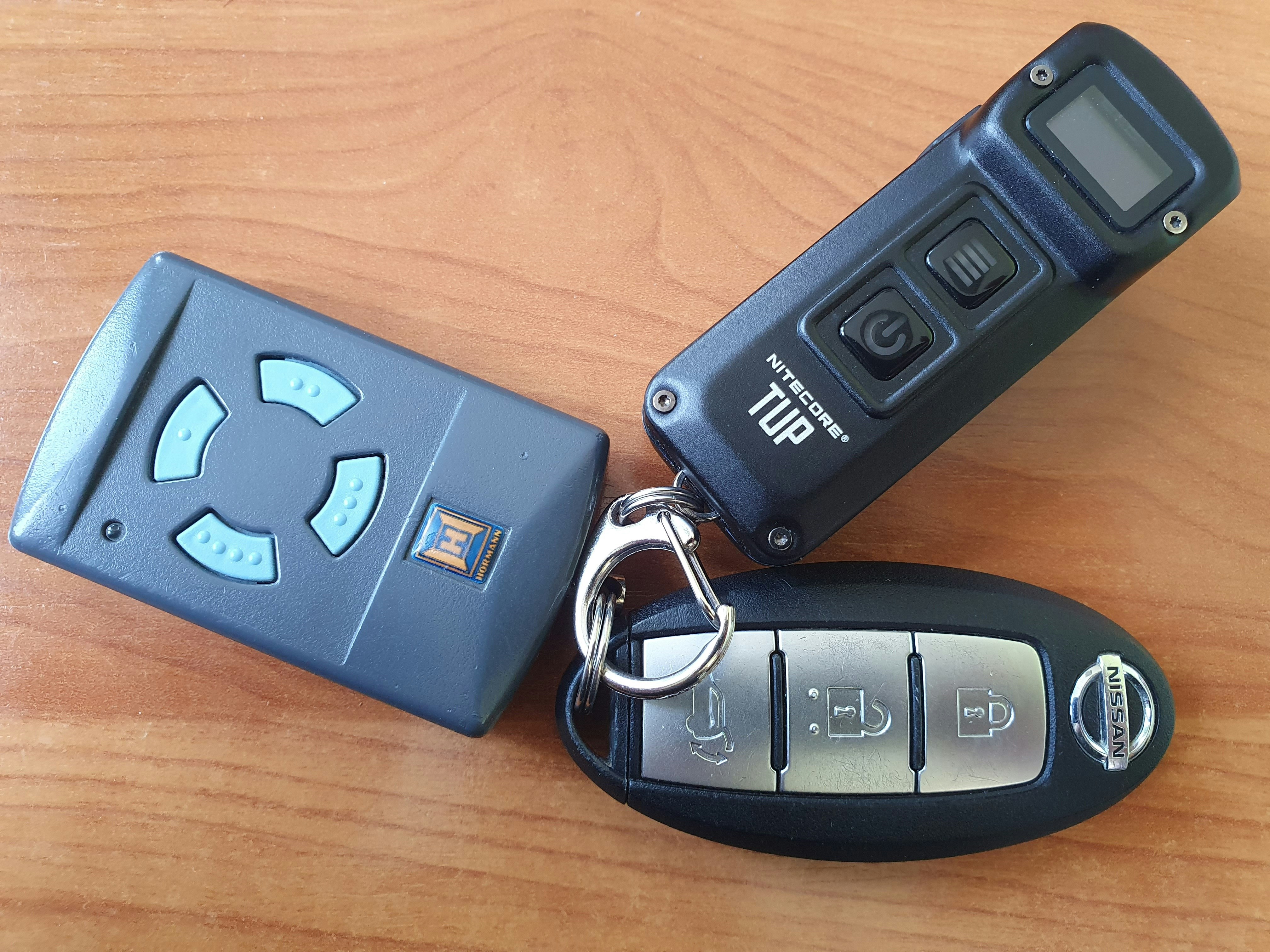 Nitecore 1,000-Lumen TUP Pocket Light | Flashlights | Small Flashlights ...