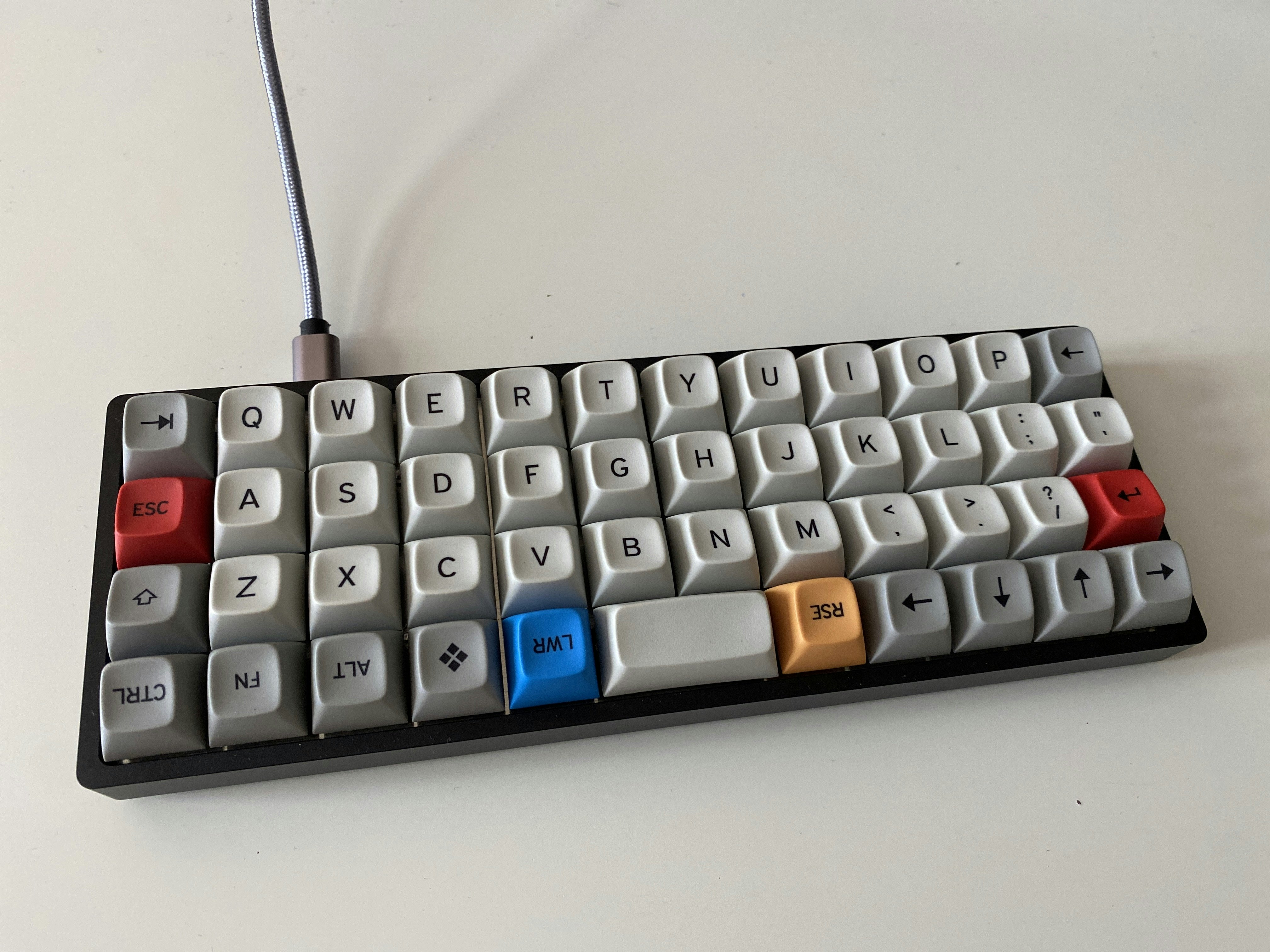 Planck ver. 6 + /dev/tty keycaps | Drop