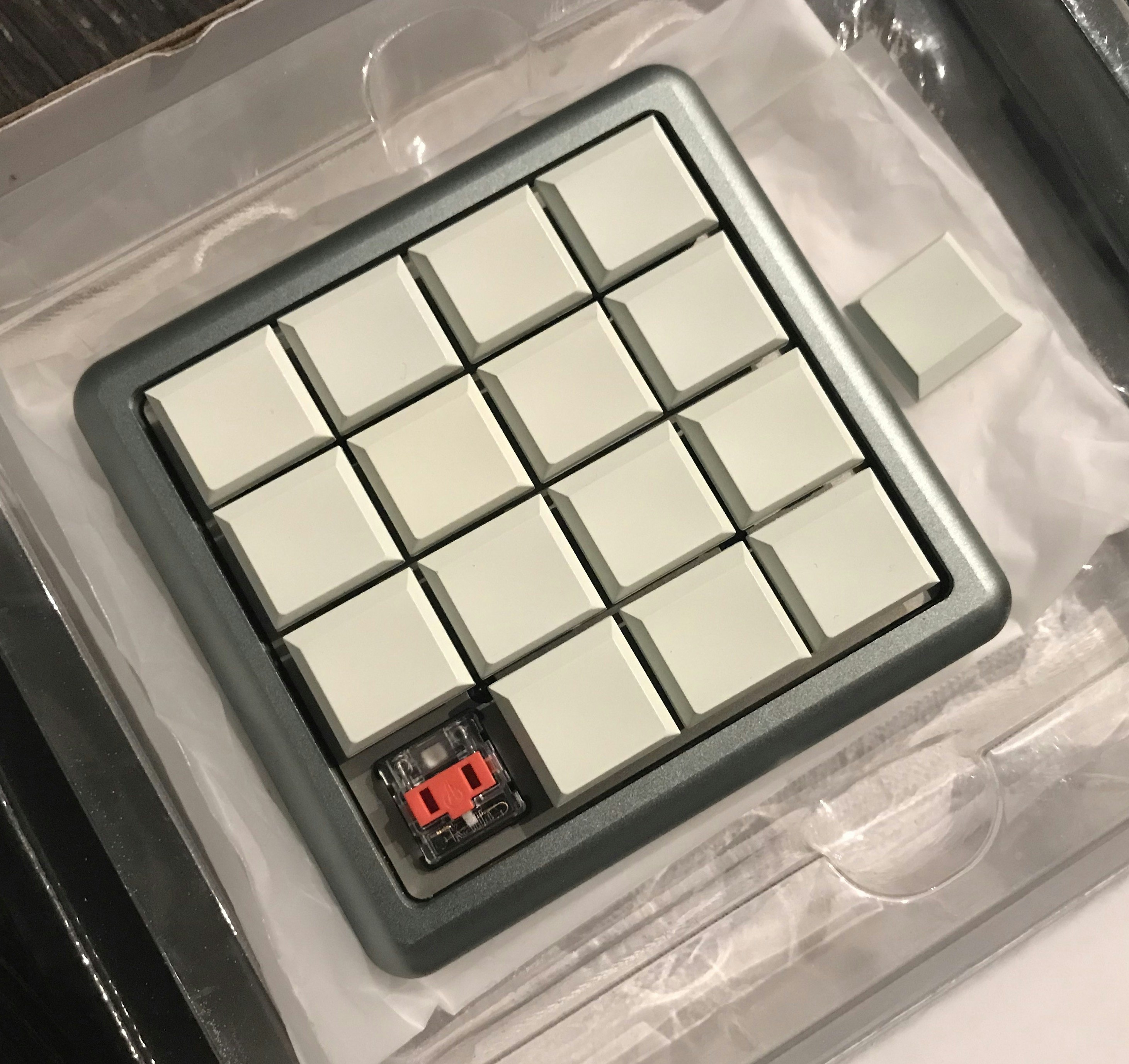 BM-16S Programmable Macropad (Choc Switches) | Mechanical Keyboards ...