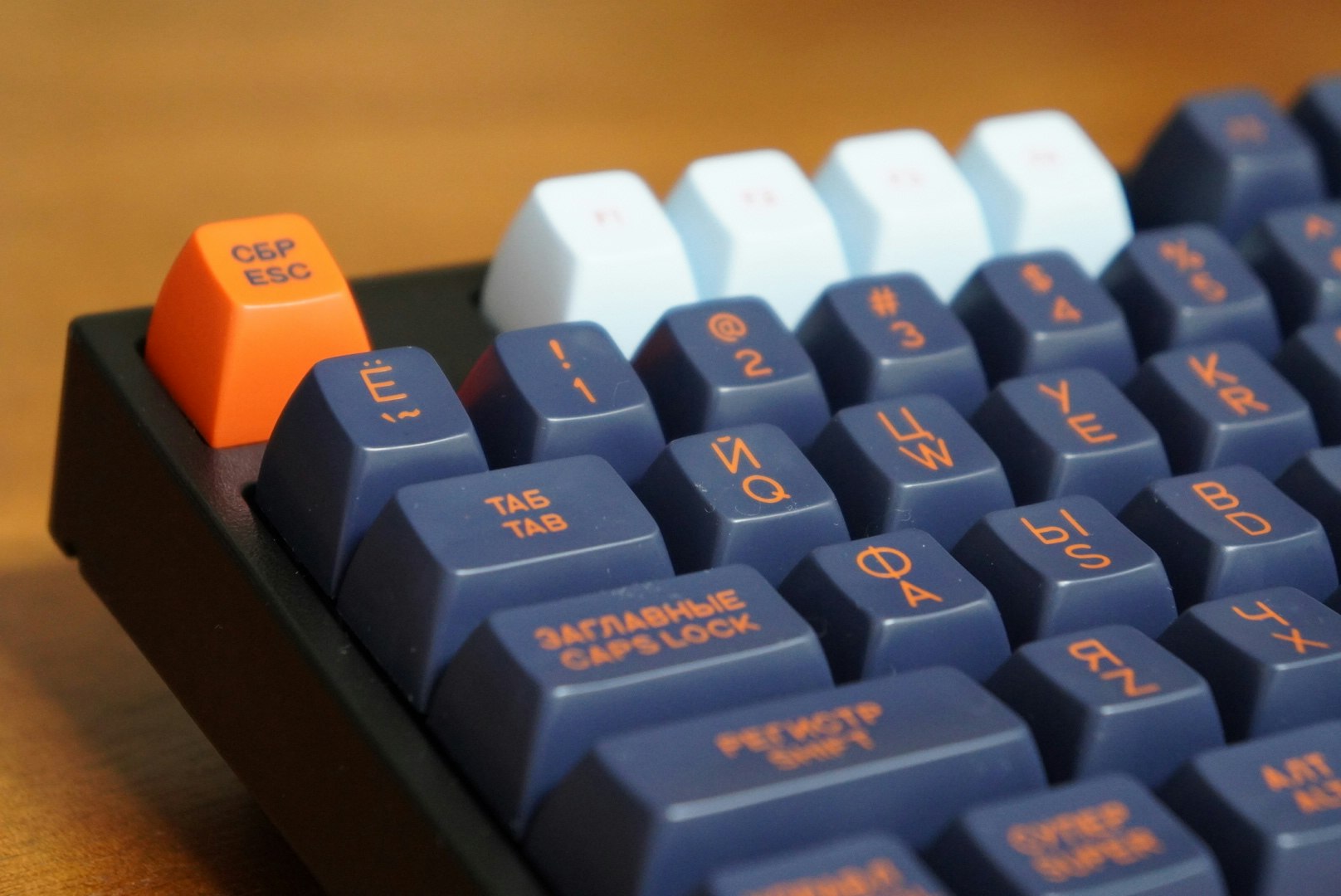Leopold FC750R keyboard with Yuri SA keycap set | Drop