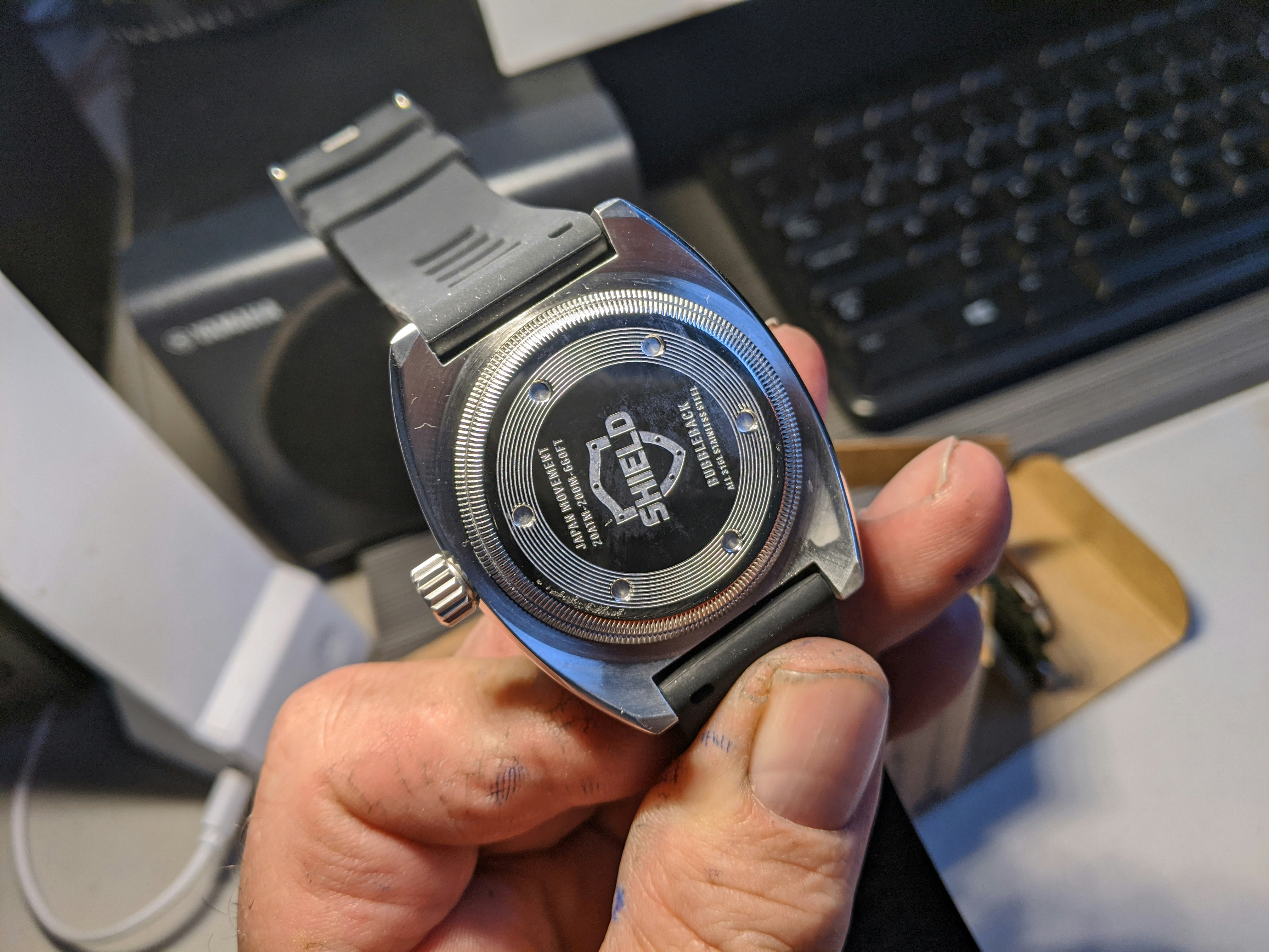 the screw down caseback | Drop