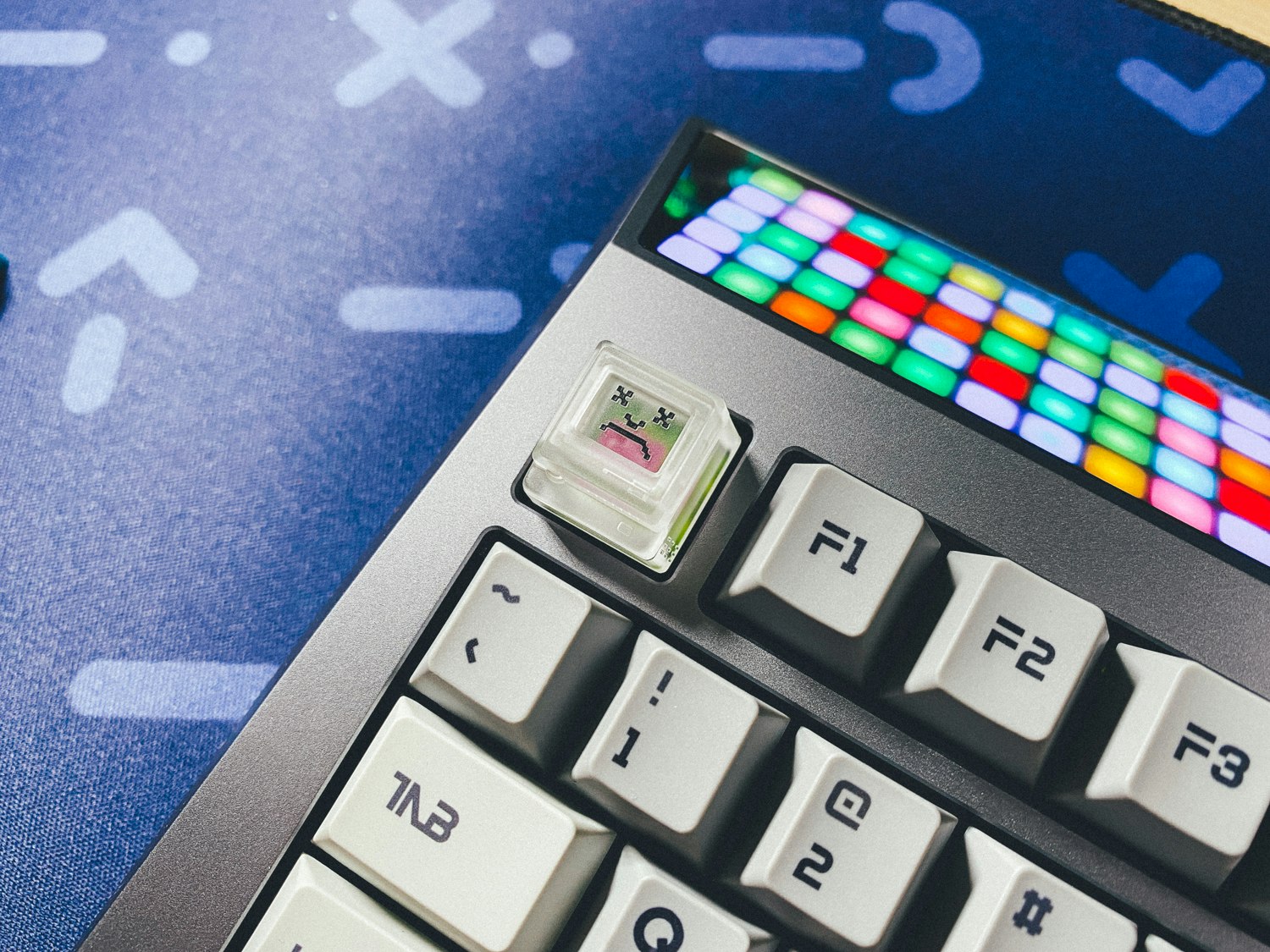 Gen.s Monitor Screen V2 Resin Artisan Keycap | Price & Reviews | Drop