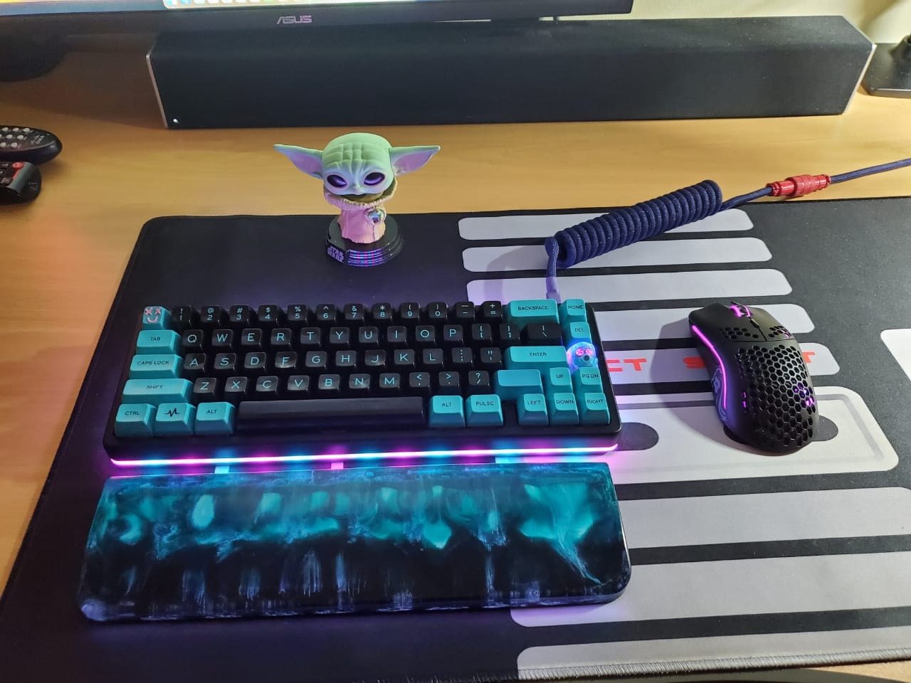 Hot Keys Project Specter and Crosseyes Artisan Keycap | Mechanical ...