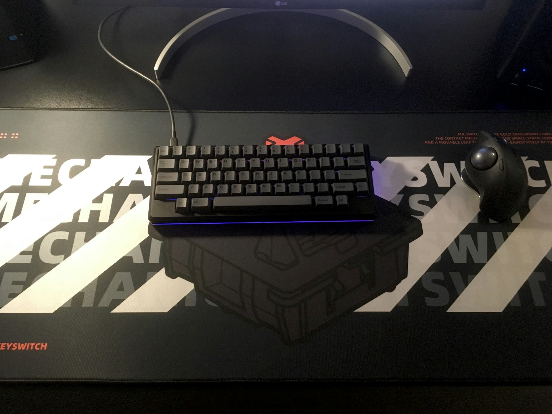 Chenyi Keyboard Switch Stitched Edge Desk Mat | Battlestations | Desk ...