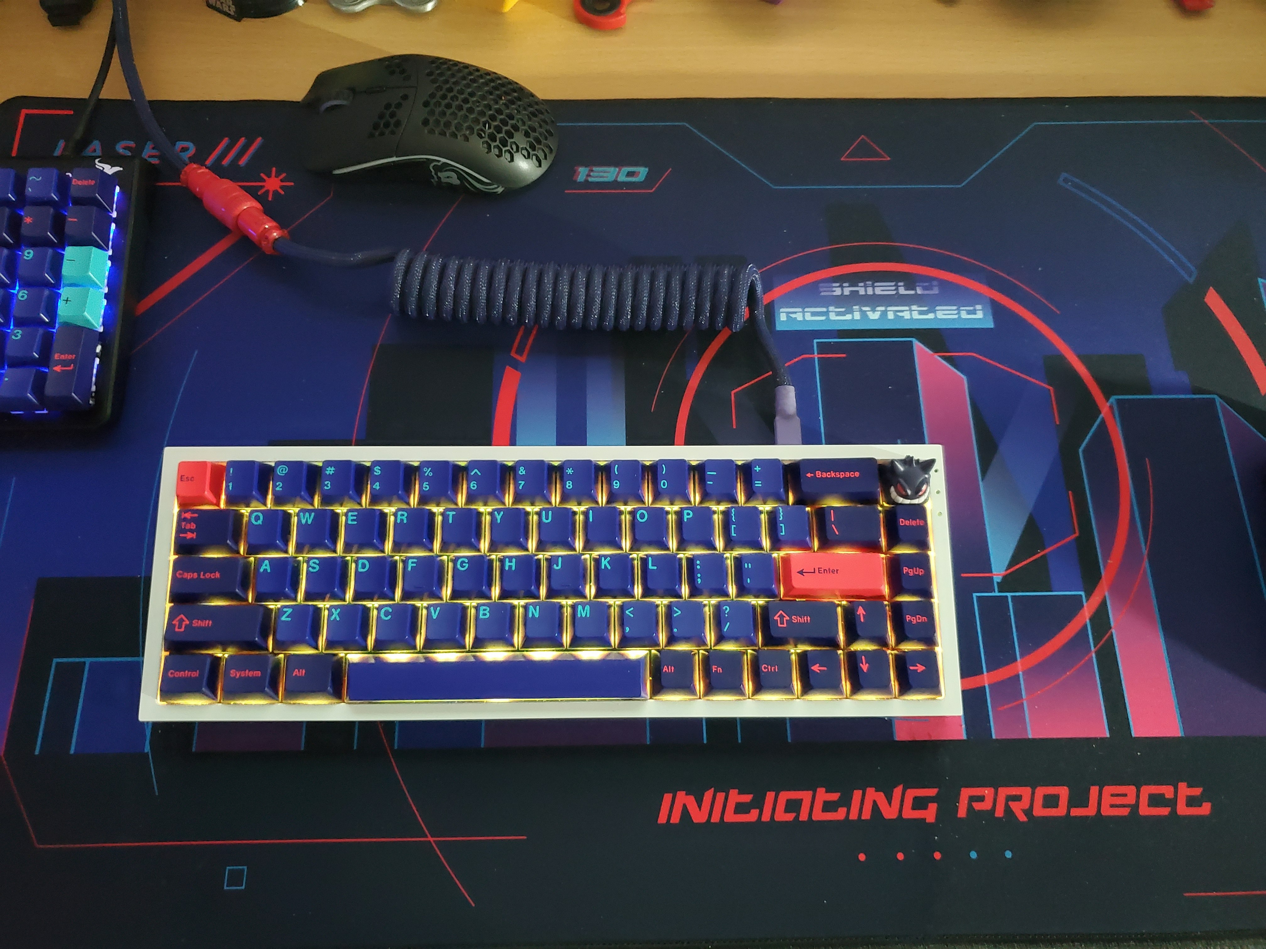 NK65 Alu E-White, GMK Laser, Bob's Gengar Artisan Keycap, Custom coiled ...