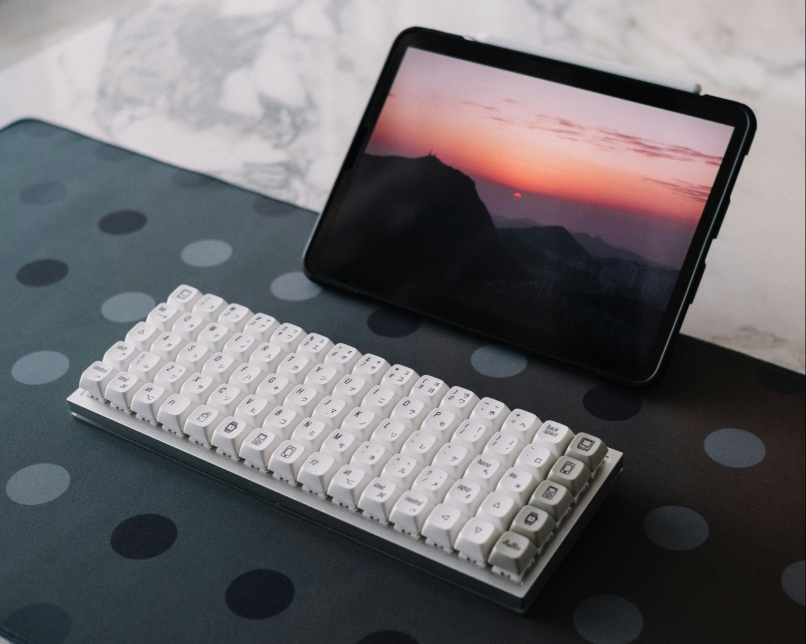 ID75 Hot-Swappable Ortholinear Keyboard Kit | Mechanical Keyboards ...