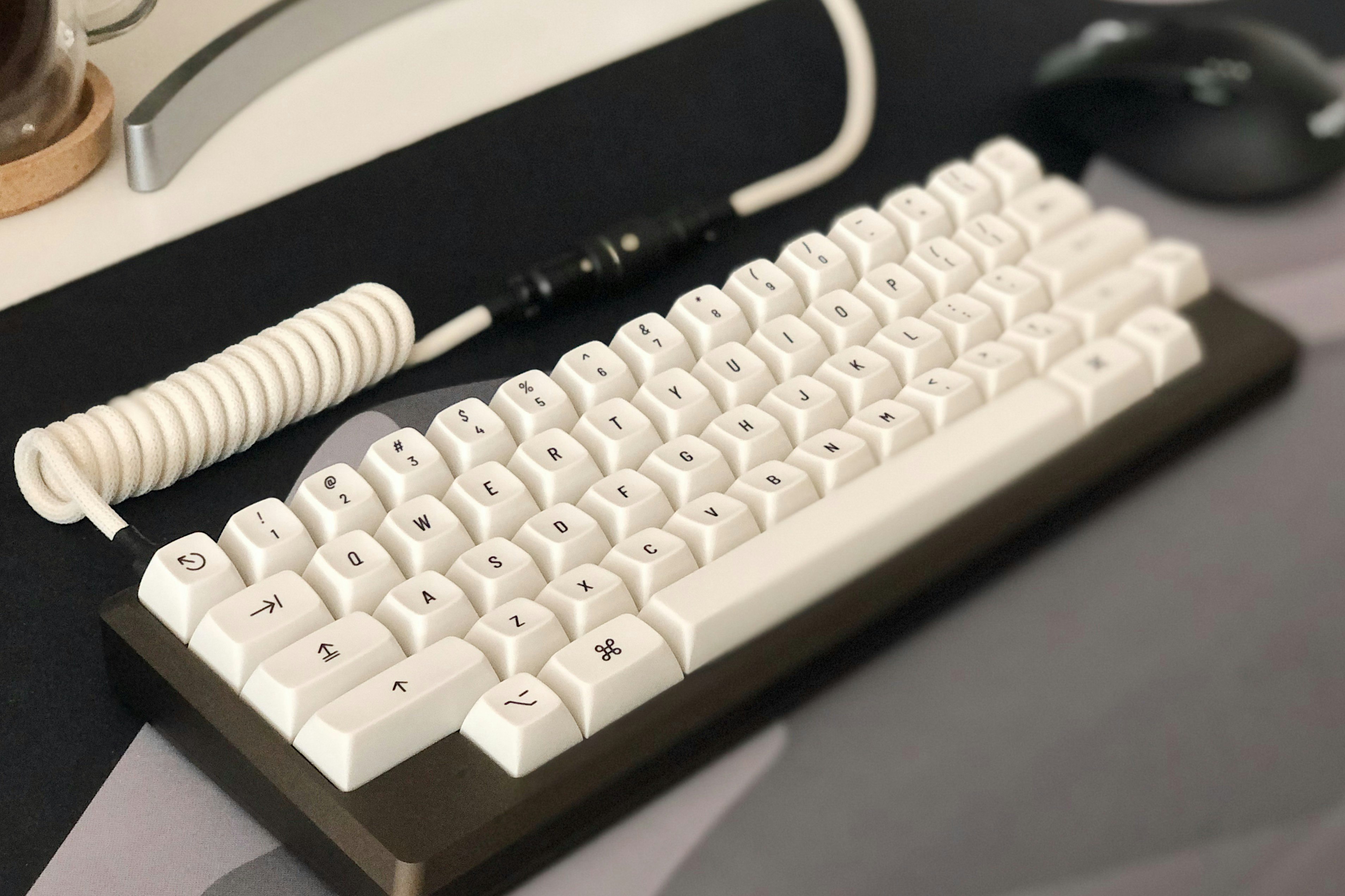 coyote tokyo60 v4 // lubed gazzew u4t bobas // mk ultra plate foam // everglide v2 stabs // drop ...