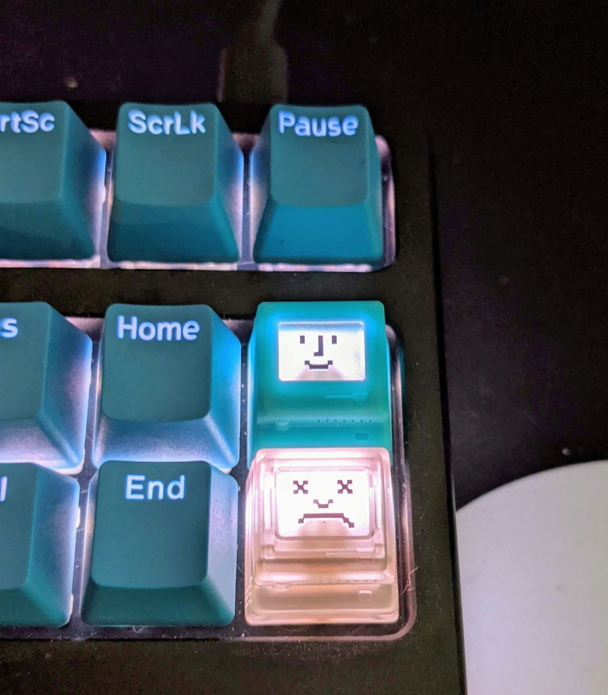 Gen.s Monitor Screen V2 Resin Artisan Keycap | Mechanical Keyboards ...