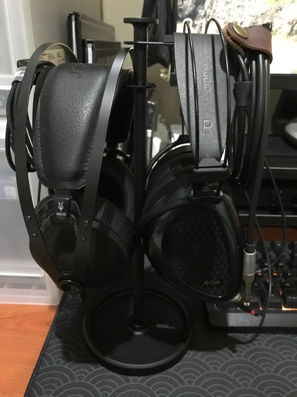 Solid, heavy metal | Drop