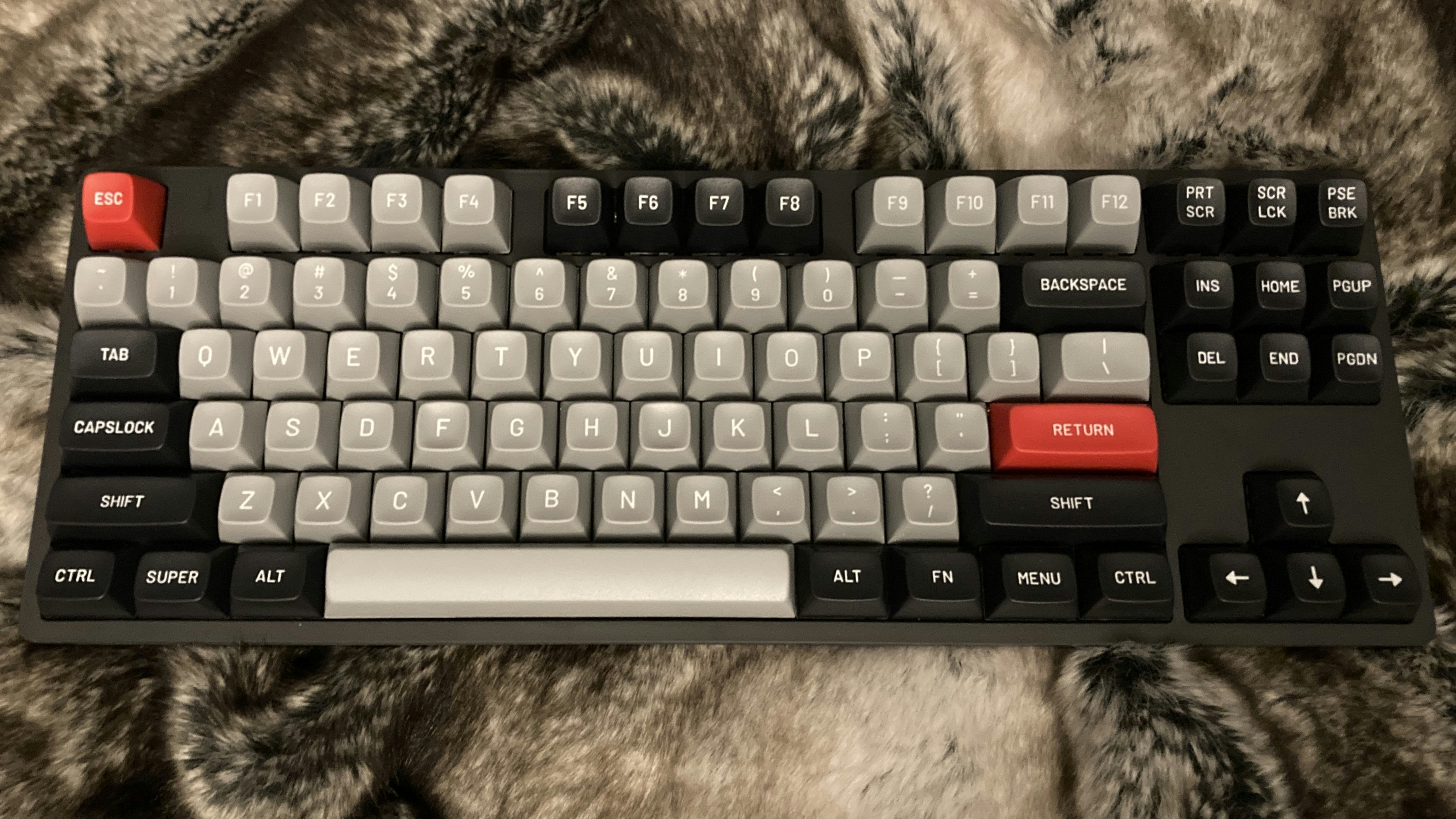 Drop Entr with Drop + Matt3o MT3 3277 Keycaps