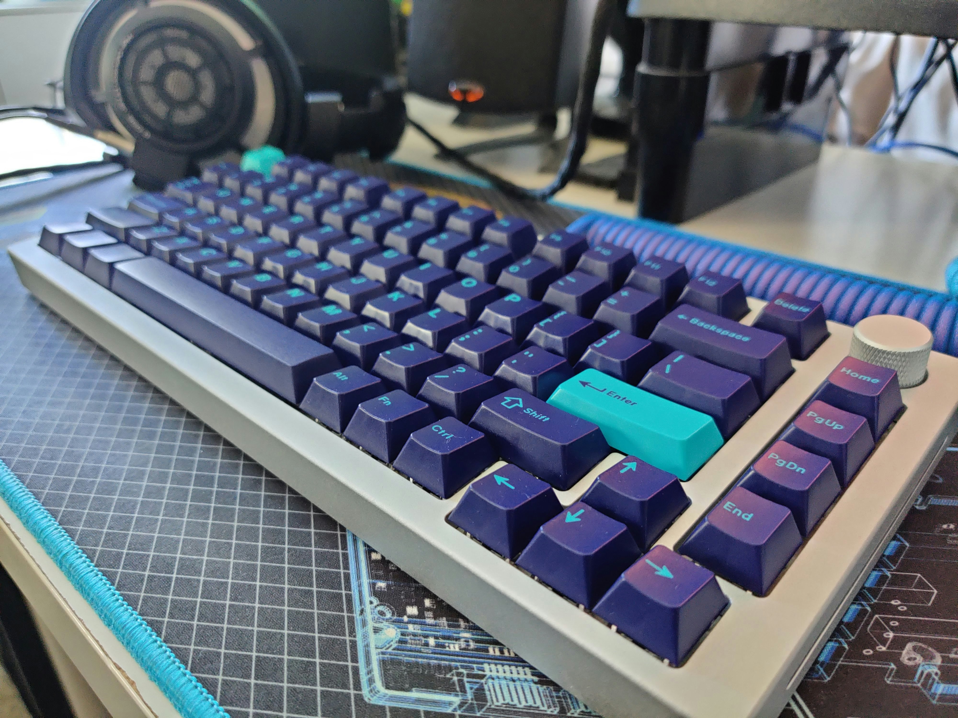 Synthwave M170 + GMMK Pro White | Drop