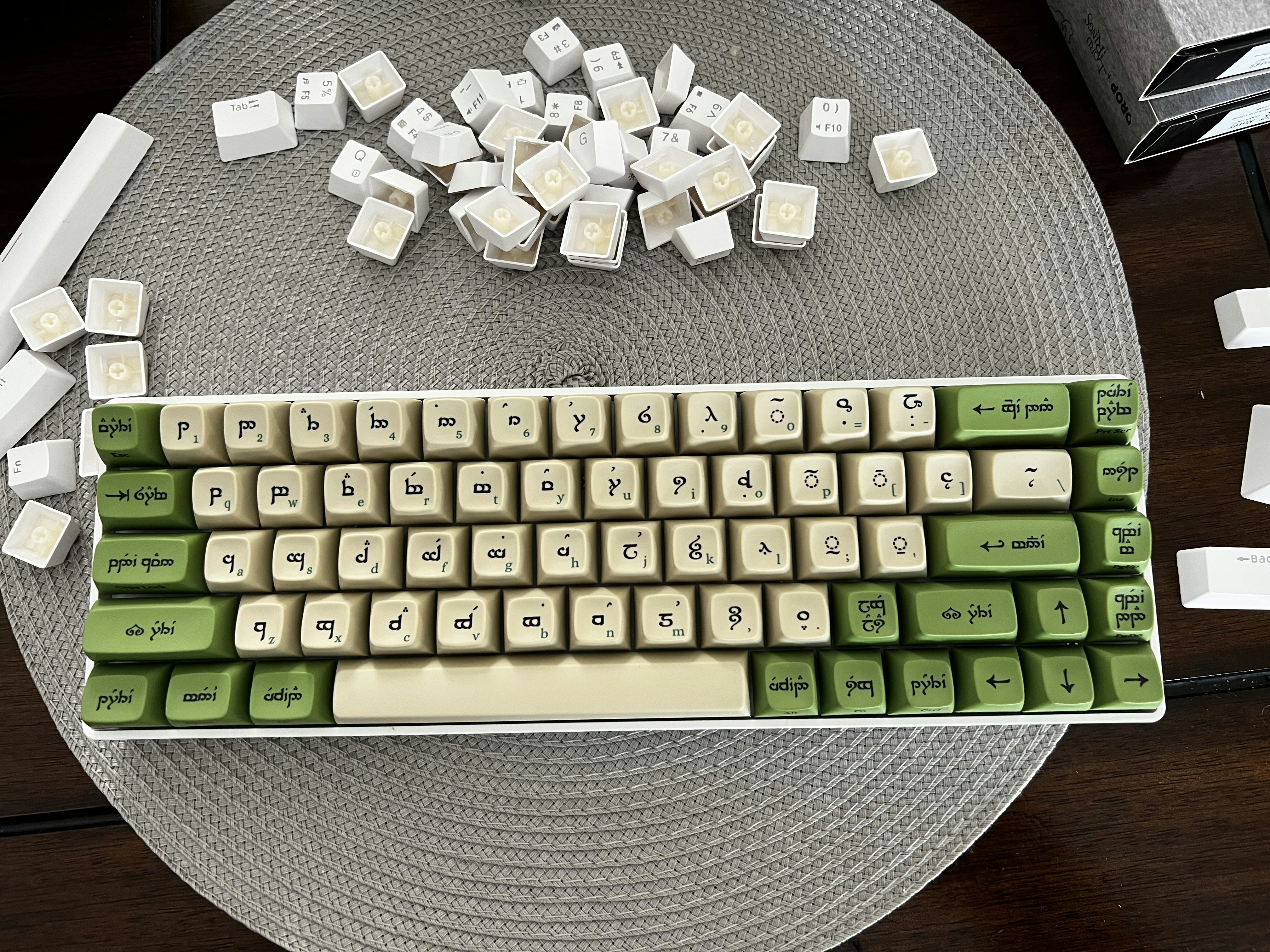 White RK68 with Elvish Base Kit | Drop