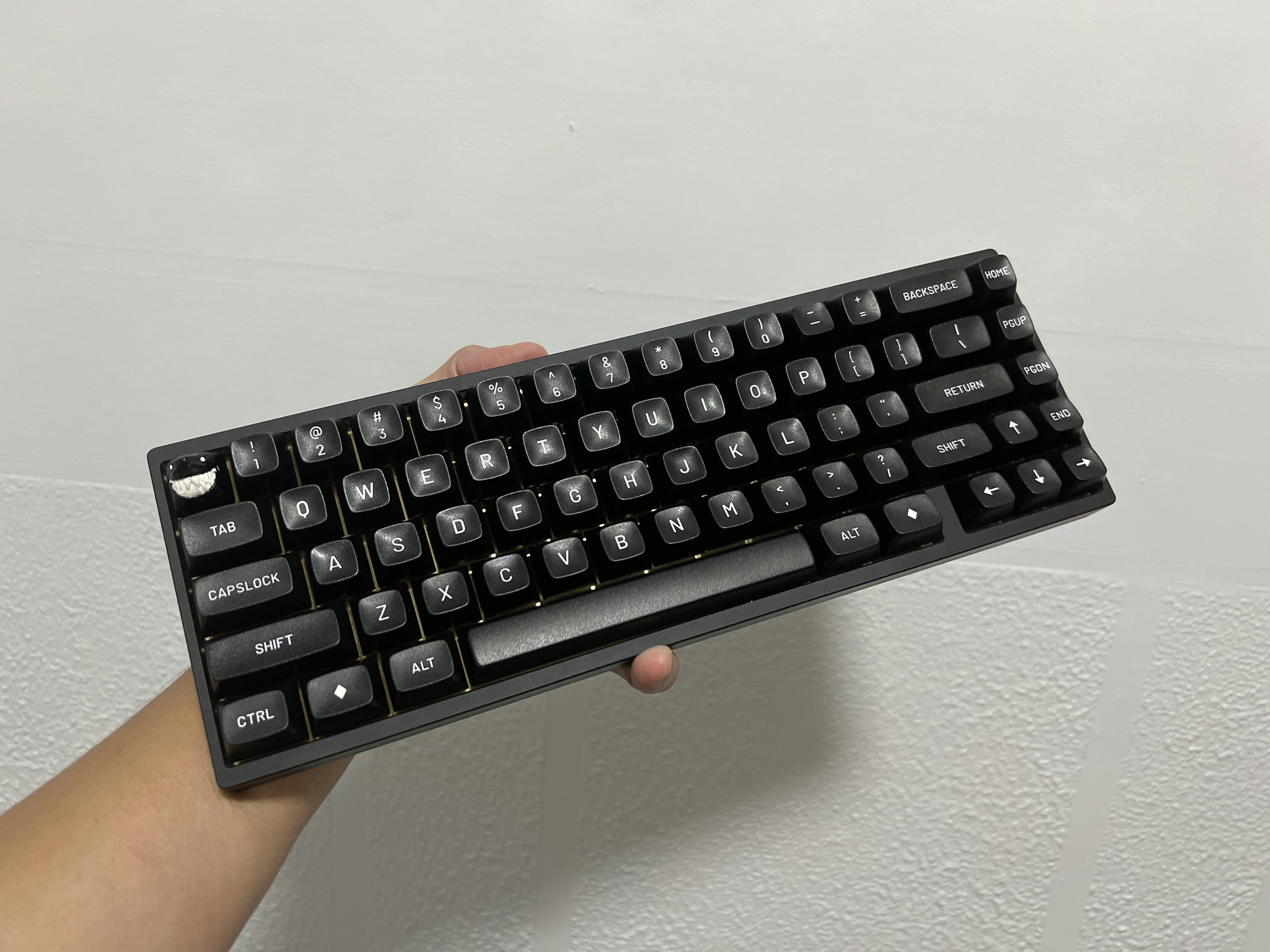 MT3 WoB on KBD67 v3 Alu with Brass weight | Drop