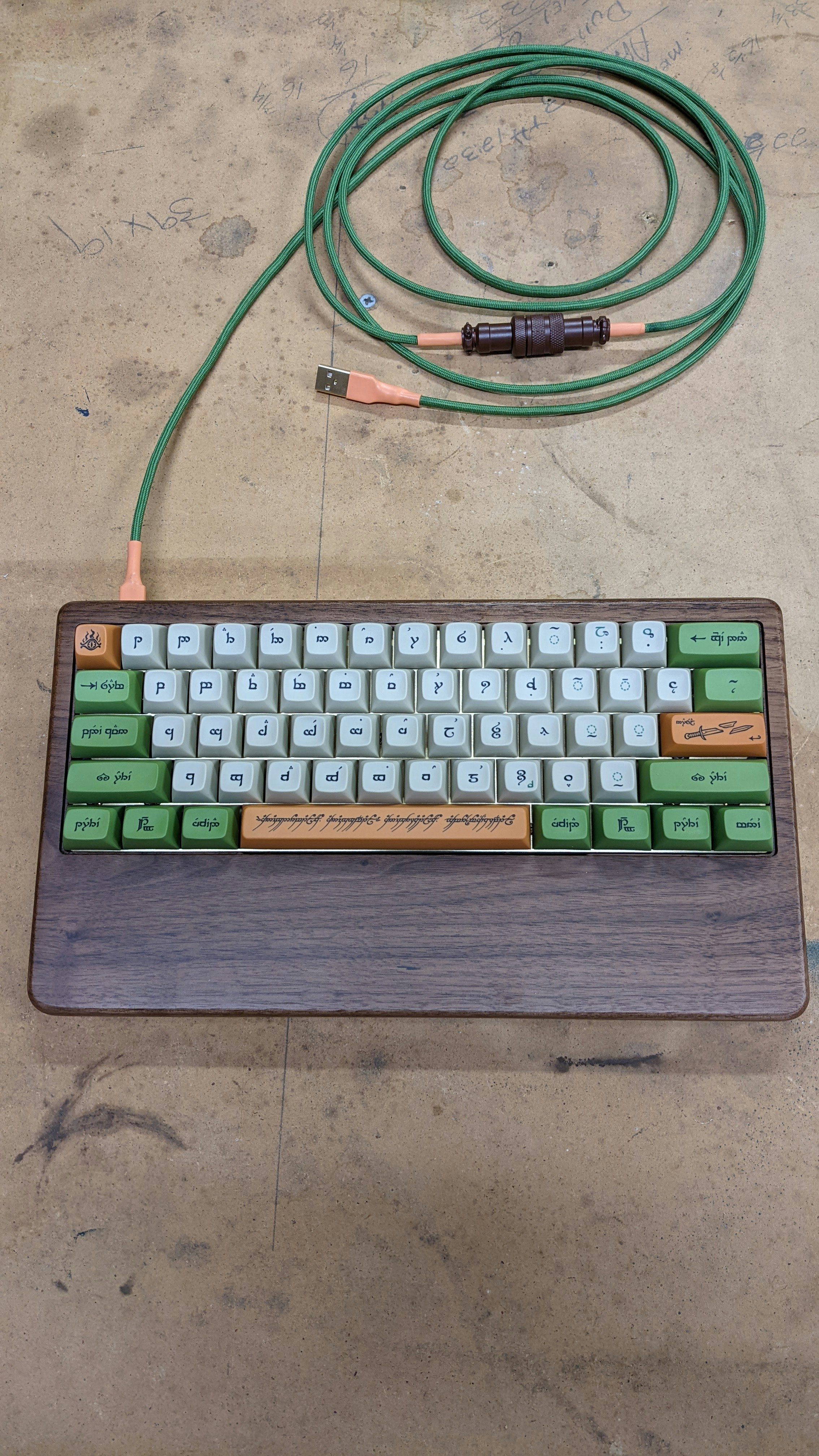 An original Alien inspired keycap set - (enthusiastic newb) | Drop