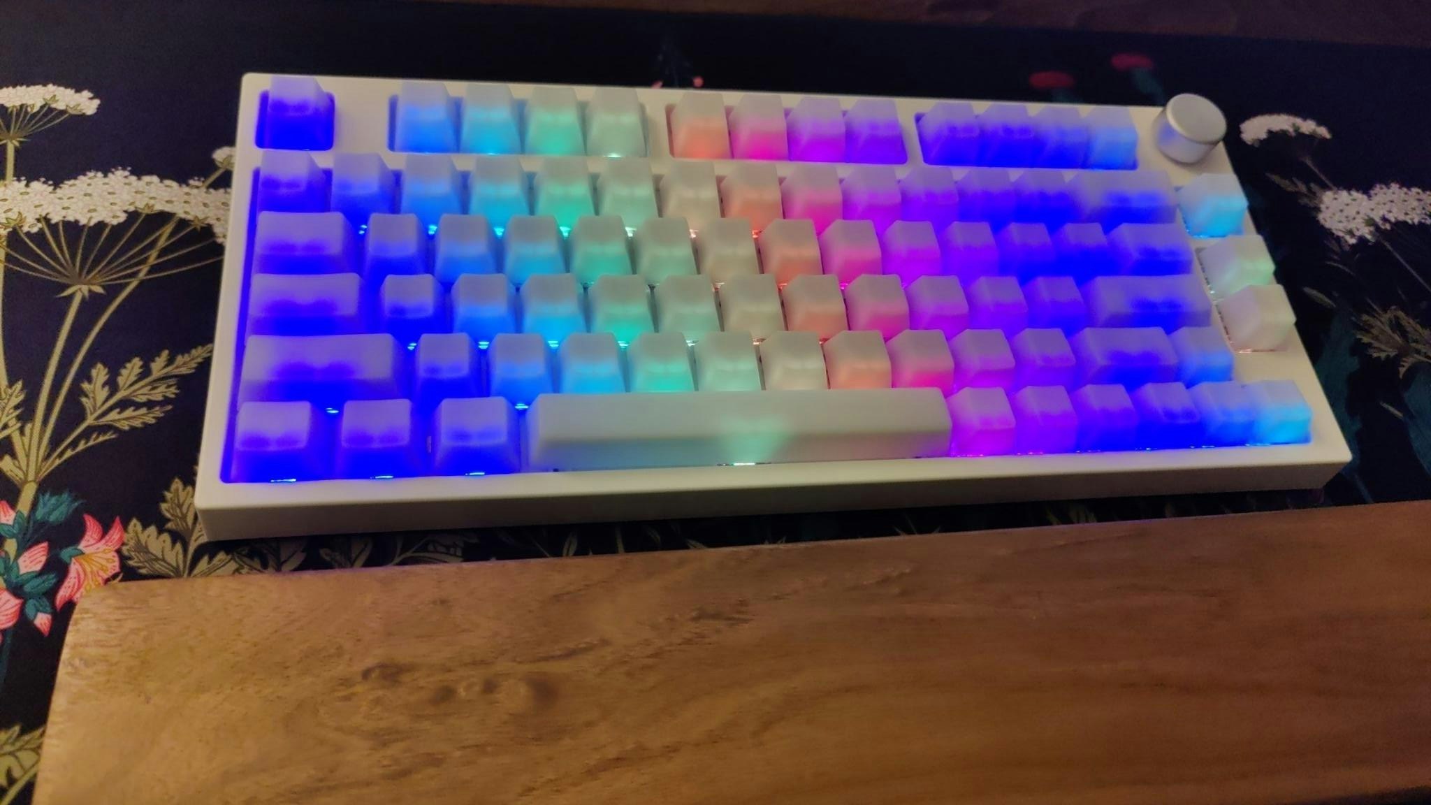 My first 75% keeb. It was fun to put together! | Drop