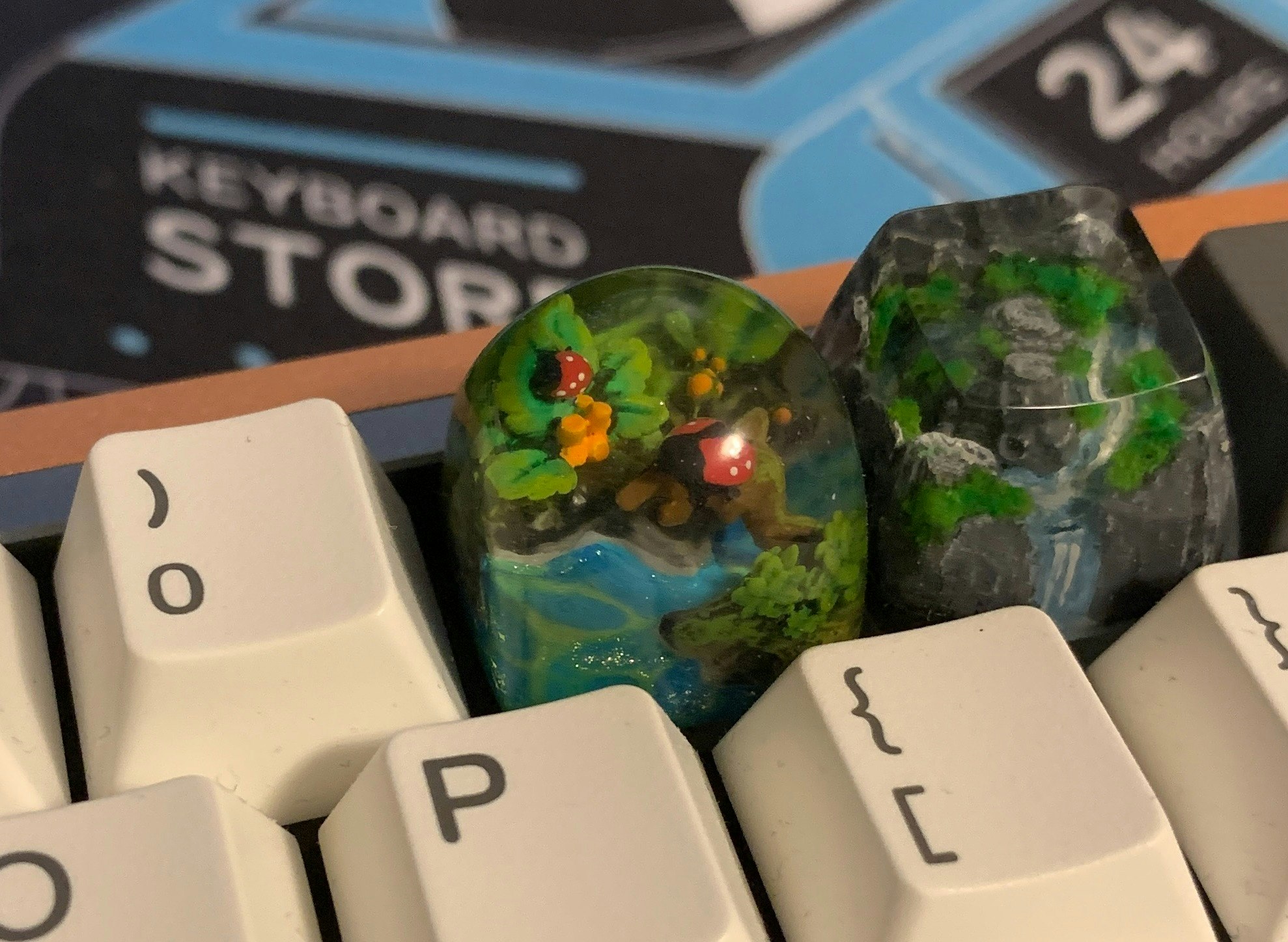 Dwarf Factory Miracle Island Ladybug Keycap | Drop