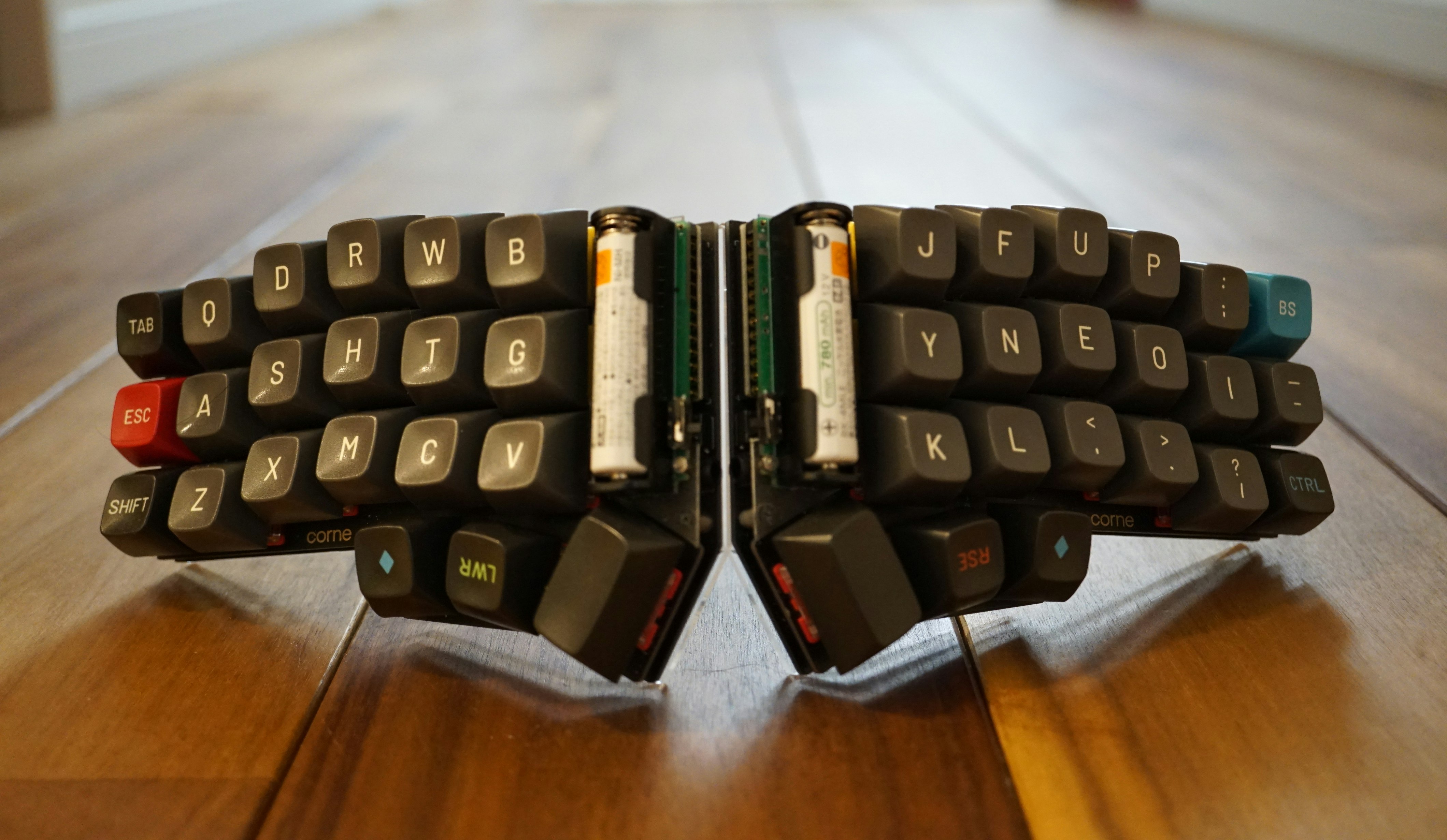 Corne Cherry v3 with Susuwatari orth kit, and Colemak kit for Workman ...