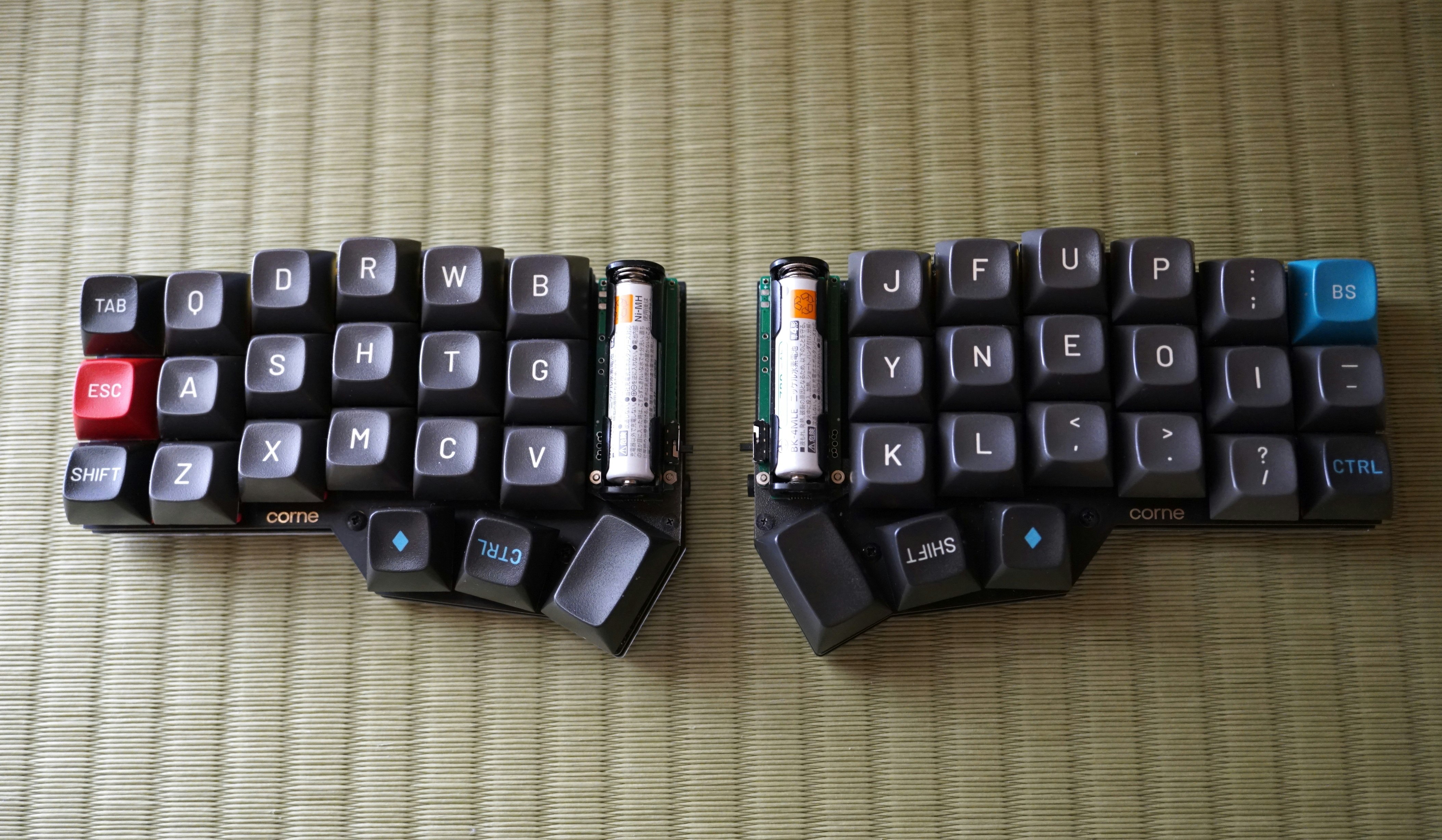 Corne Cherry v3 with Susuwatari orth kit, and Colemak kit for Workman ...