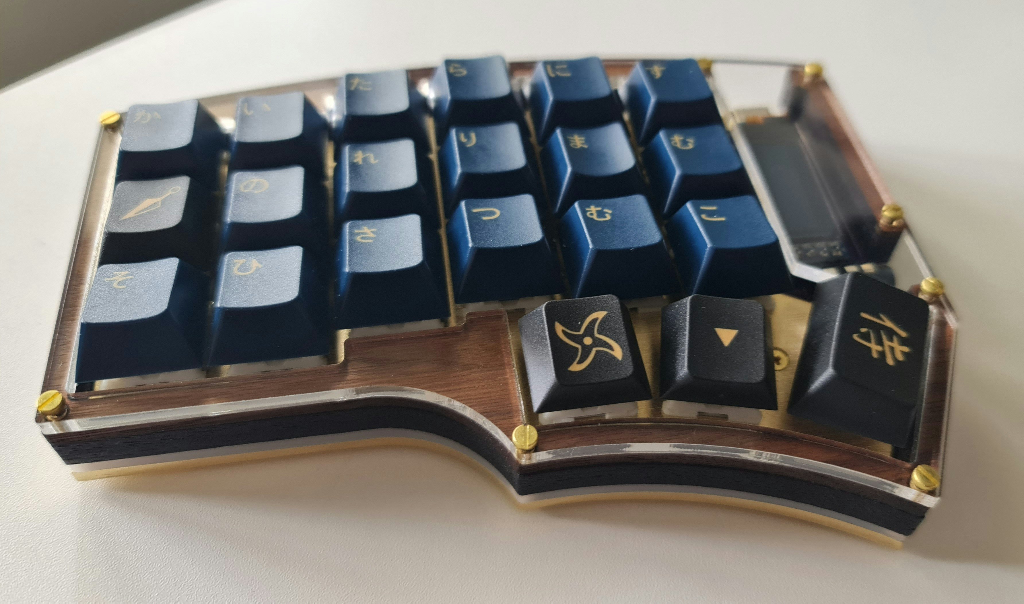 Corne r2g, CFO case | Drop