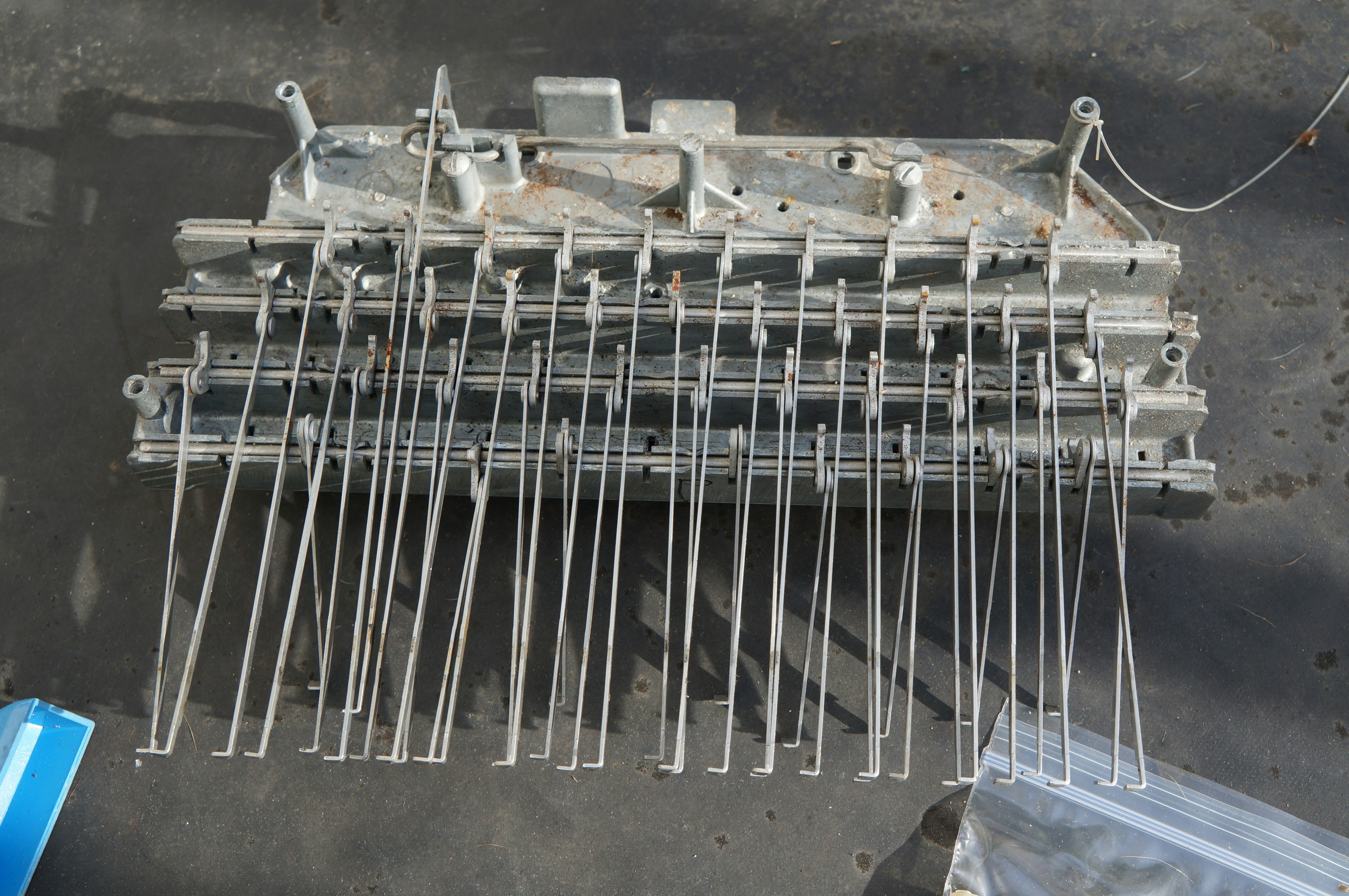 What Is The Difference Between Staggered And Ortholinear Layouts Drop