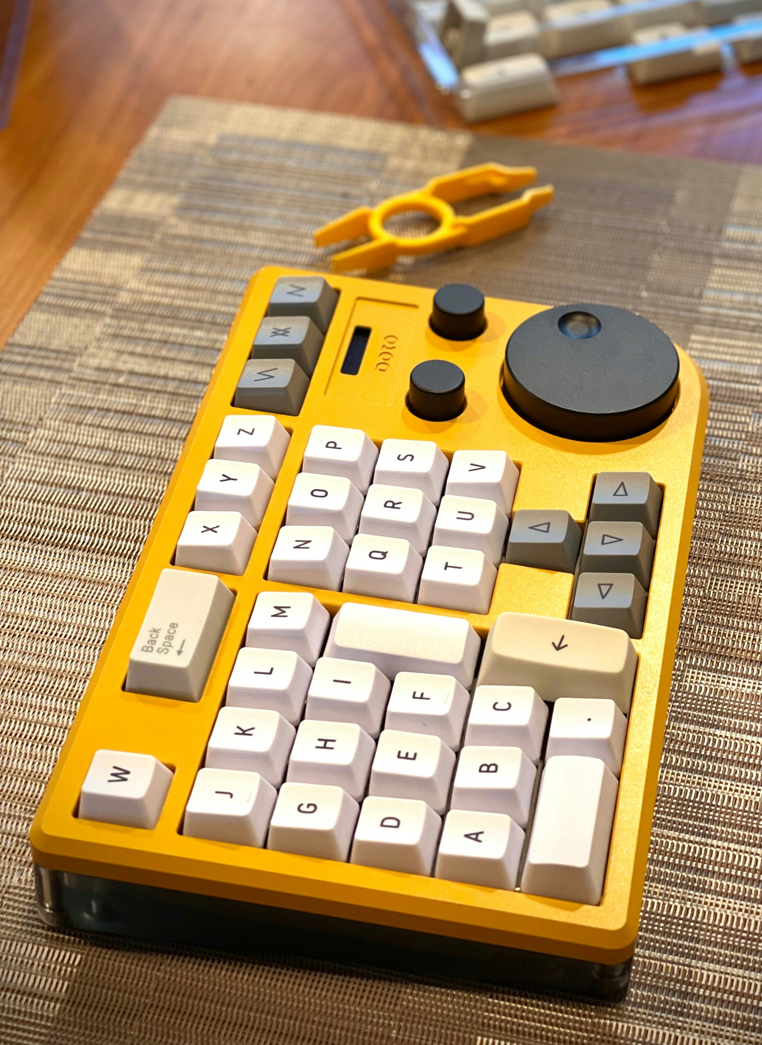 Megalodon Triple Knob 38% Keyboard With OLED Screen | Mechanical ...