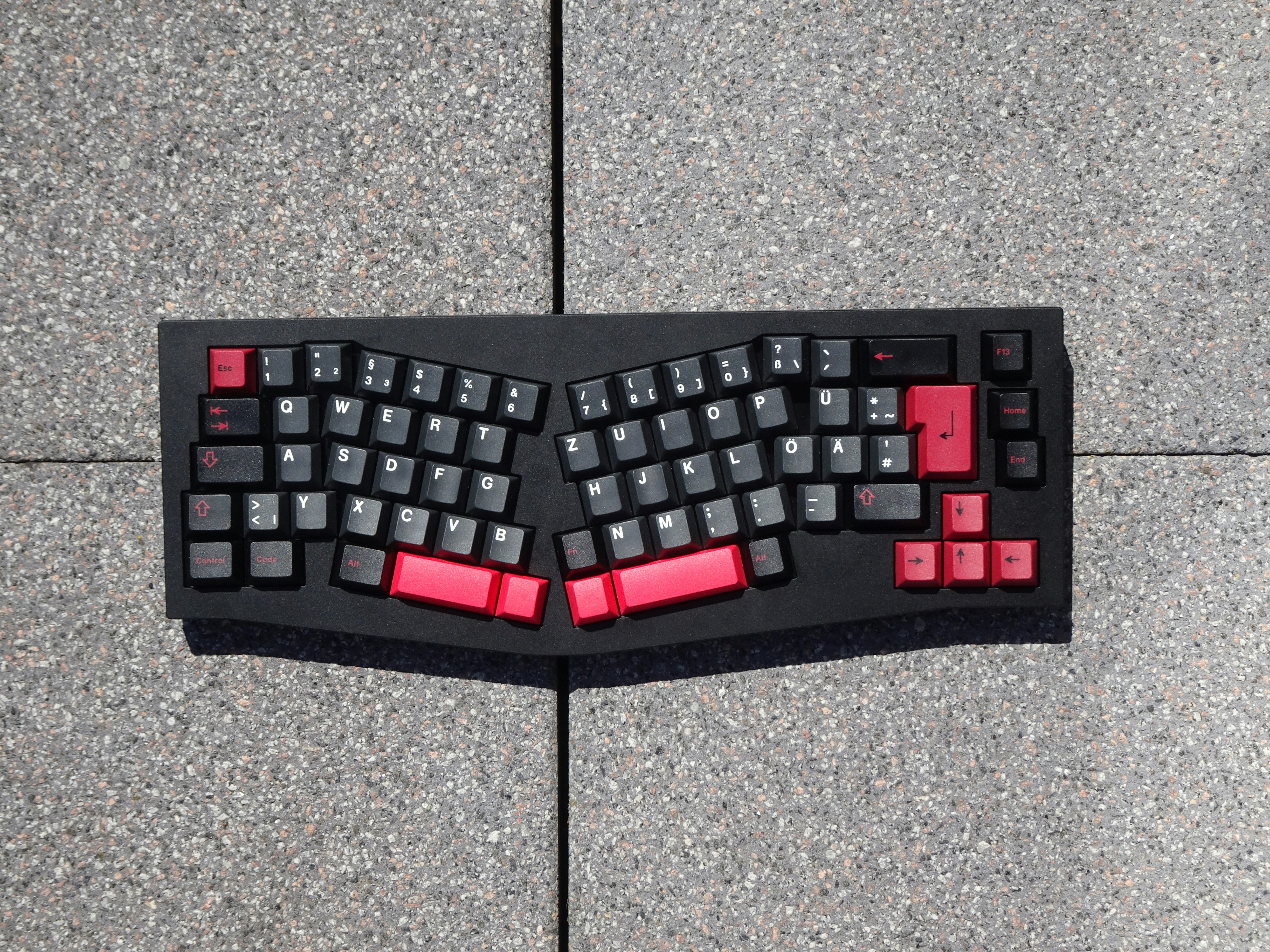 Keychron Q8 | GMK Evil Dolch | GMK Laser Bars | Drop