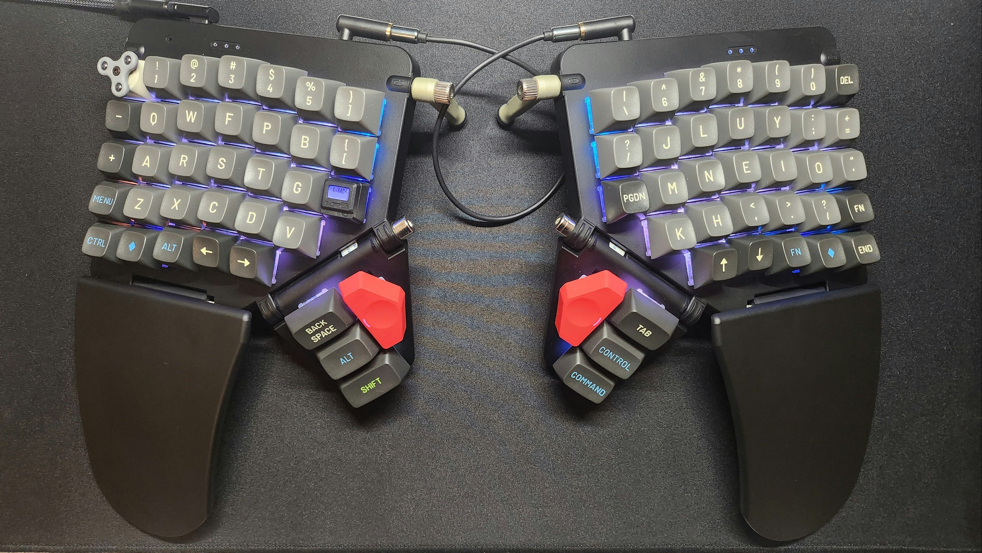 Moonlander Colemak layout | Drop