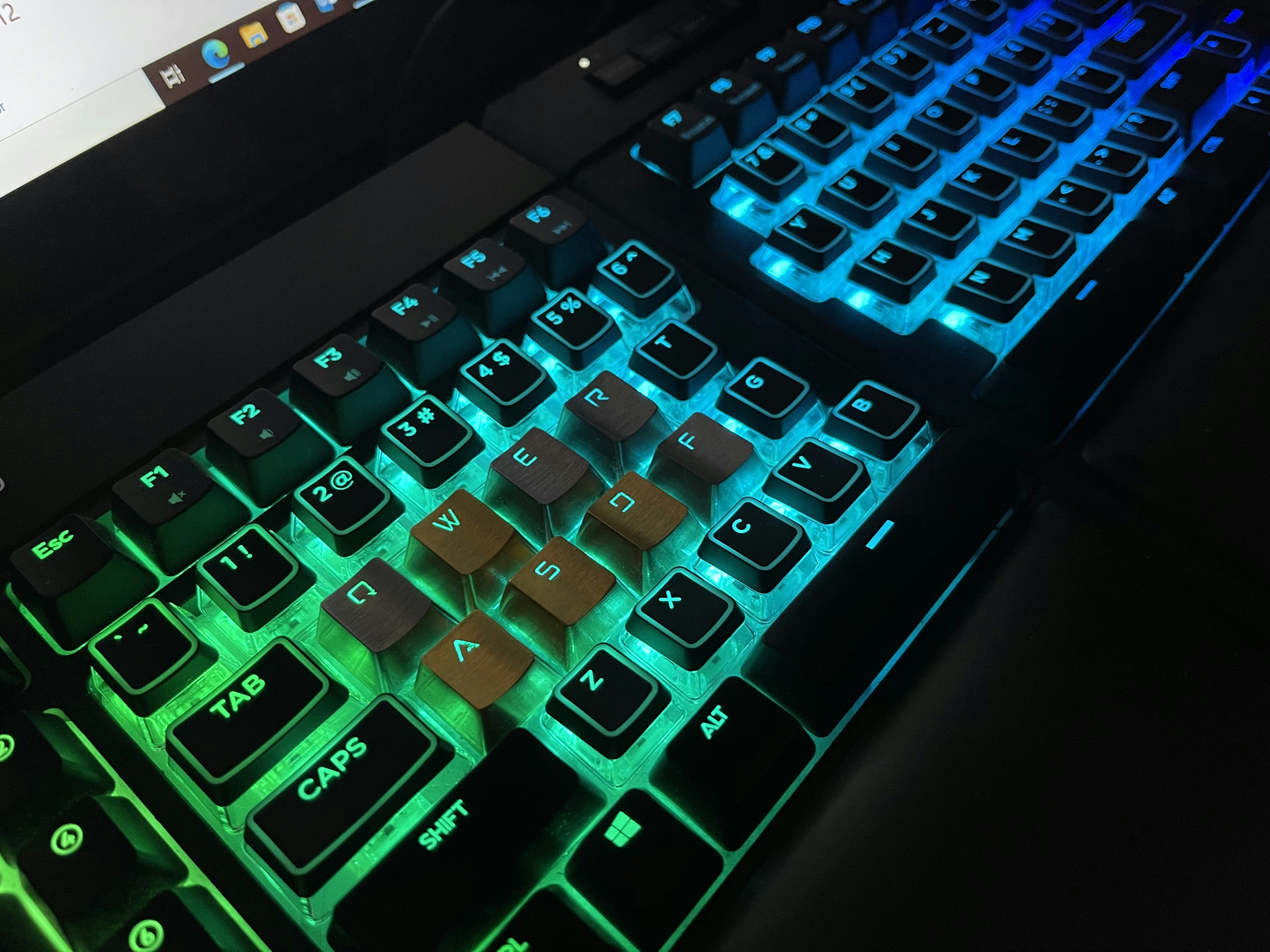 Split RGB w/ metal WASD & crystal pudding caps | Drop