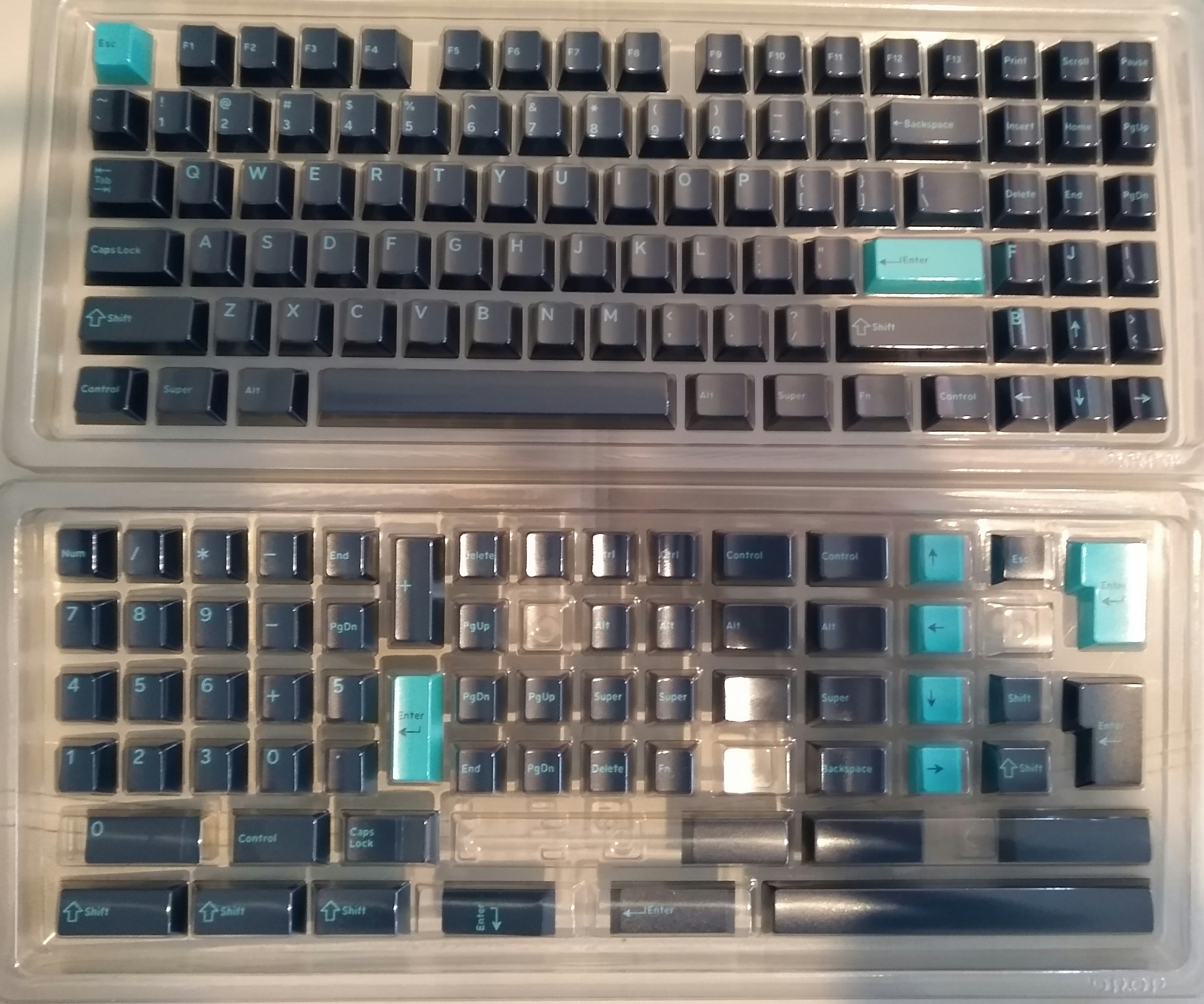 Drop DCX Dusk keycaps in tray