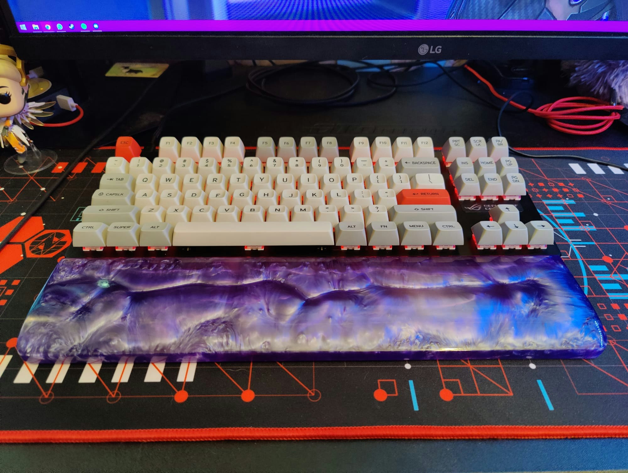 TKL sized version with DROP CTRL board and dev/tty caps | Drop