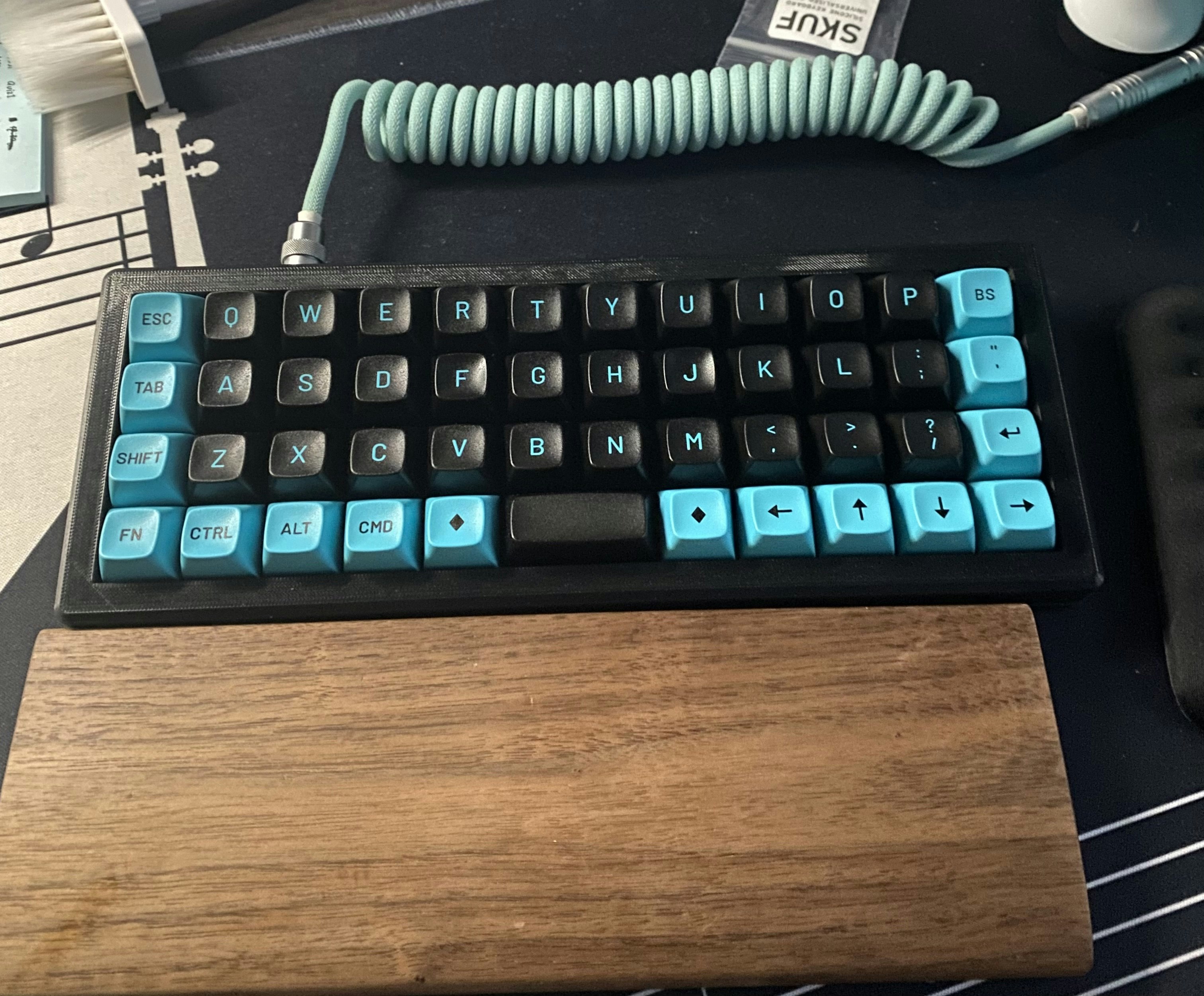 Keycaps are clean, Keyboard is scuffed | Drop