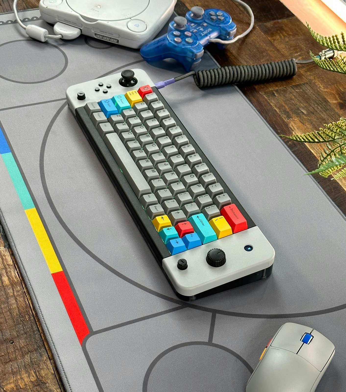 Megalodon Console 64 Keyboard - Red/Blue Photos | Mechanical Keyboards ...