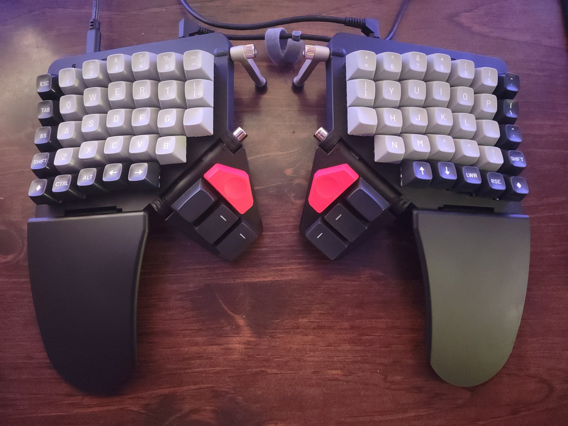 ZSA Moonlander with Ortholinear set, wish it came with more 1.5u ...