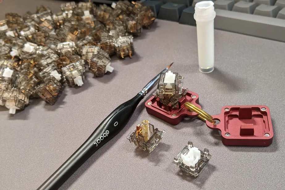 The Secret Beginner’s Guide to Switch Lube | Drop