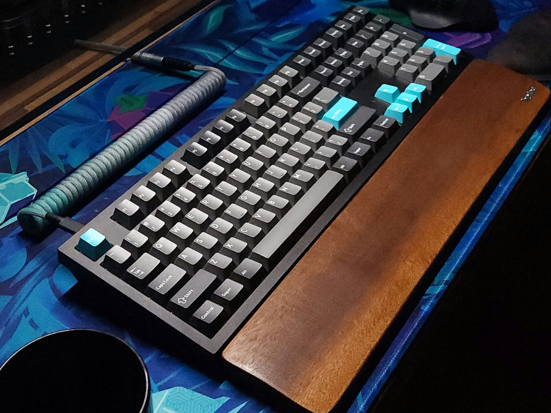 DCX Dolch Keycaps | Drop