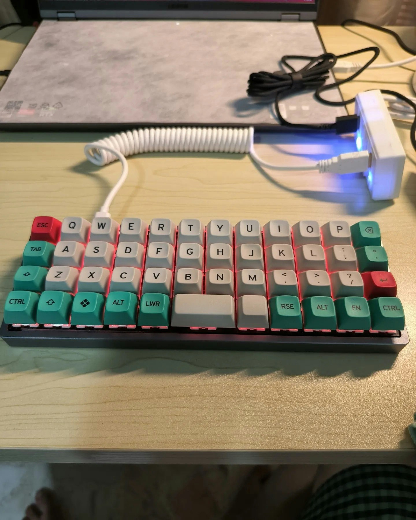 BM40 with /dev/tty R3 keycaps | Drop