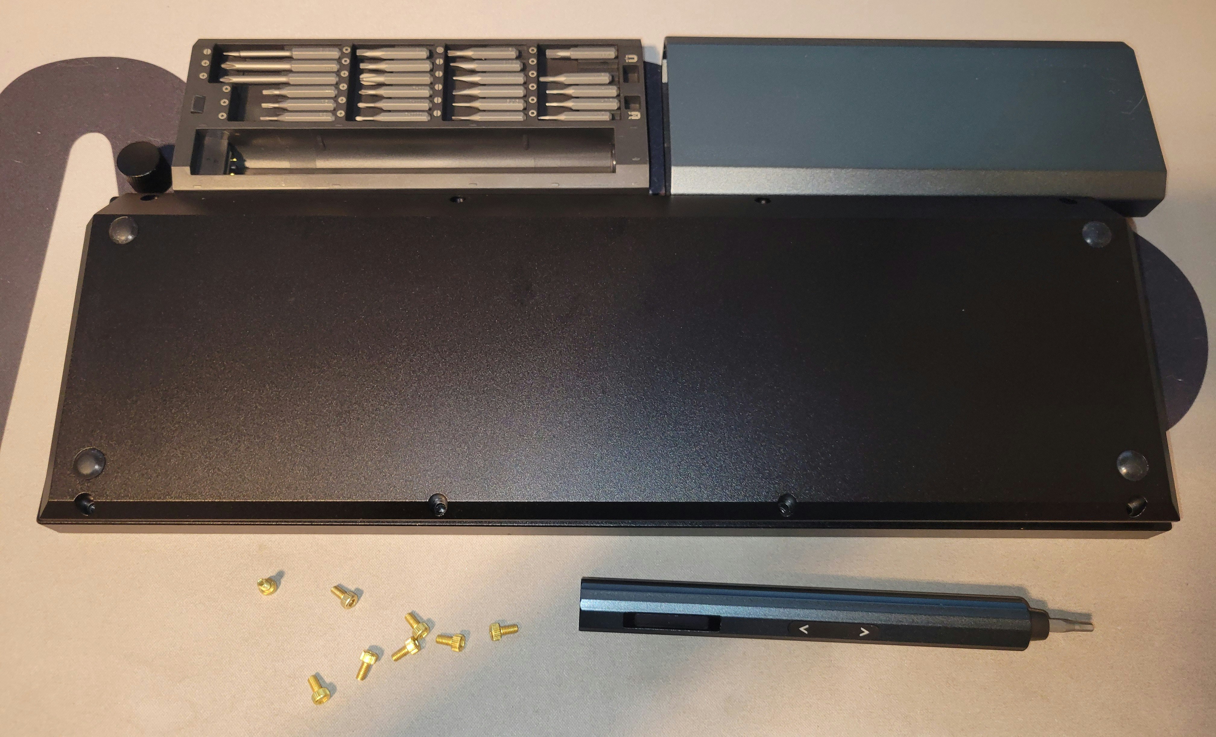 It's a screwdriver. | Drop