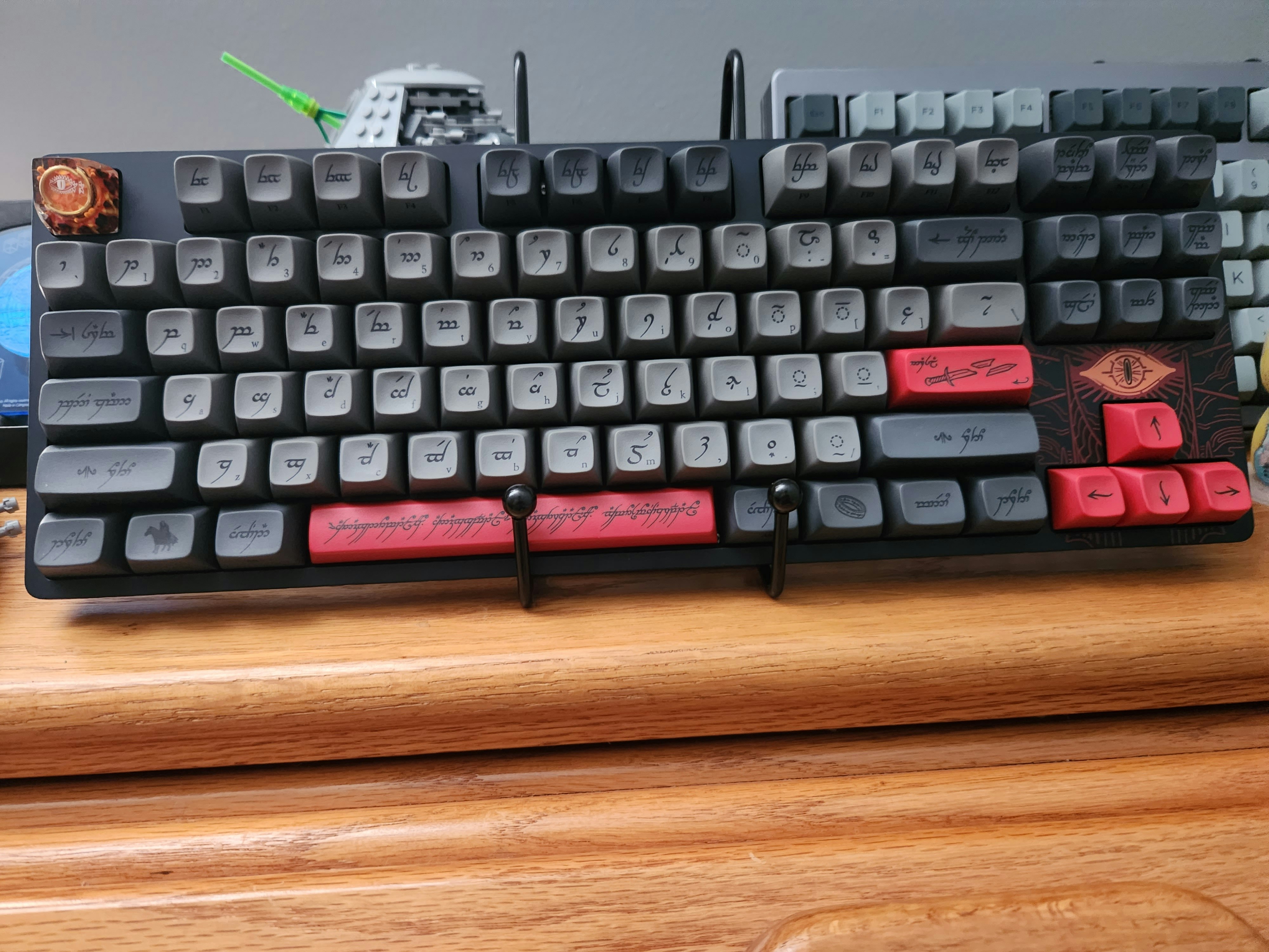 Drop LOTR blackspeech + mount doom keycap