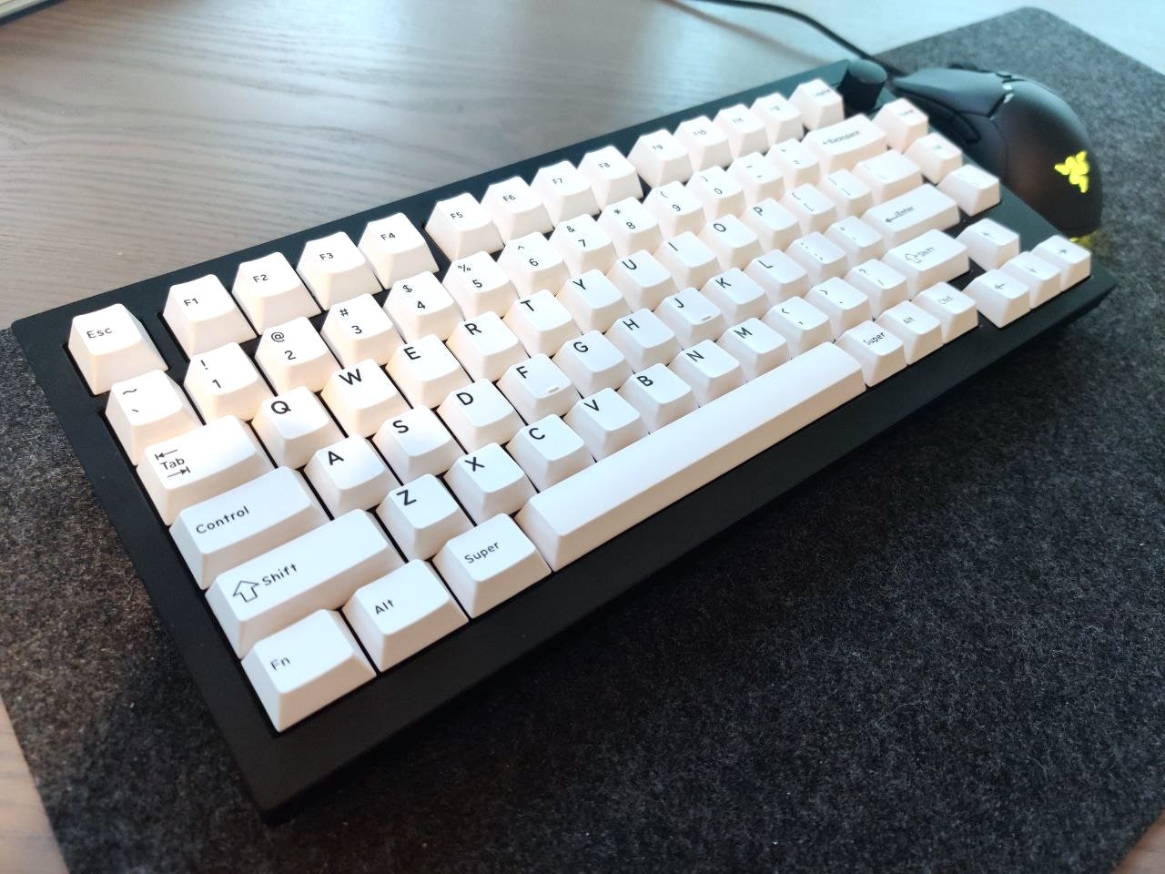 Drop DCX Black on white