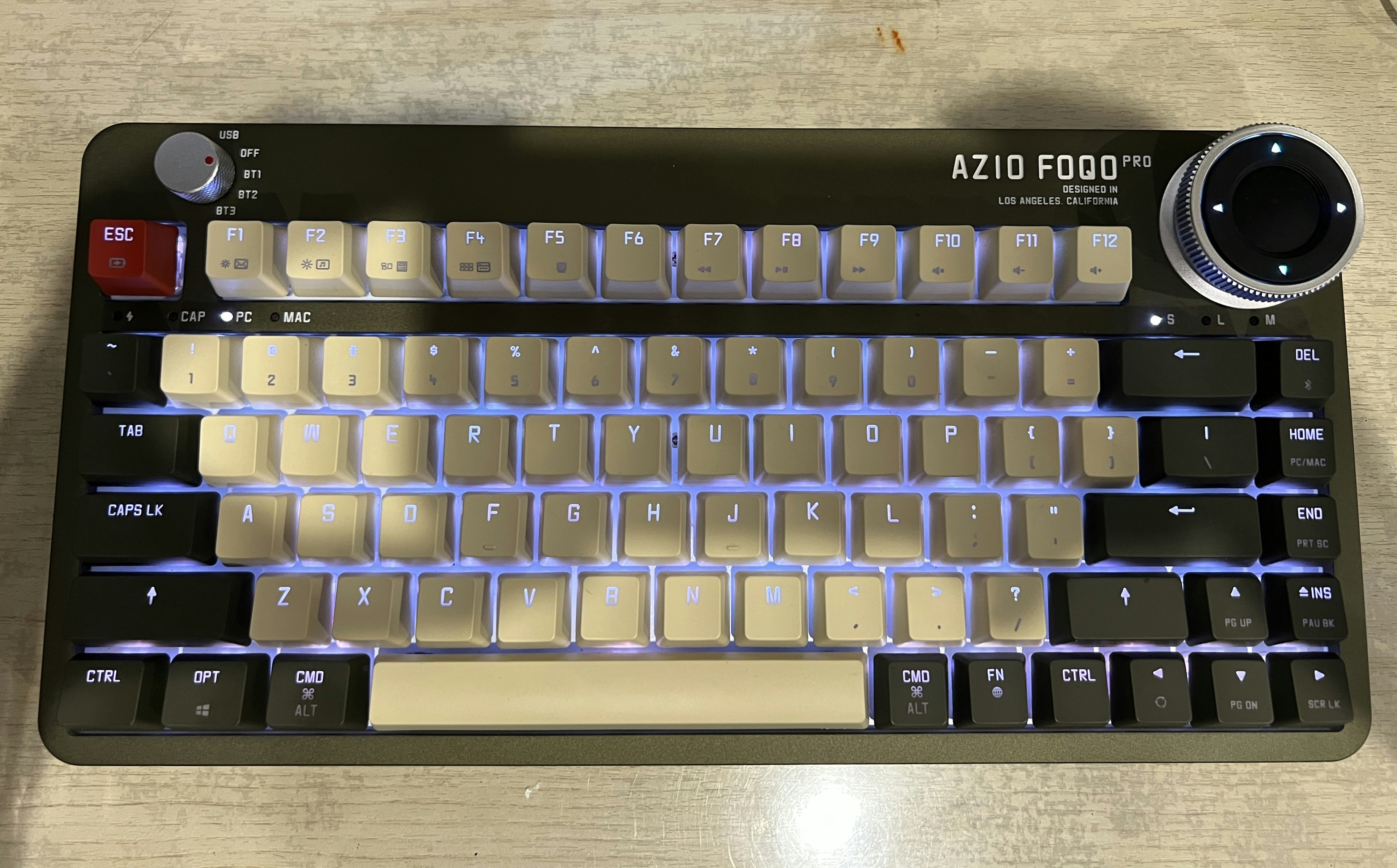 Azio FOQO Pro Wireless Hot-Swappable Mechanical Keyboard | Mechanical ...