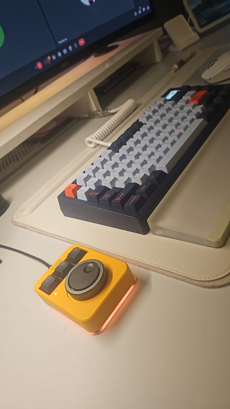 Megalodon Dual Layer Knob Macropad - Yellow | Mechanical Keyboards ...