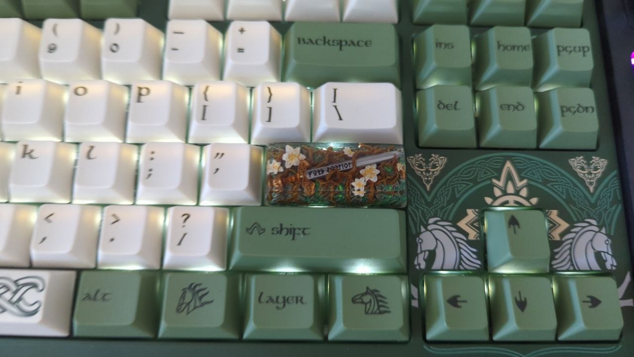 Drop + The Lord of the Rings™ Rohan™: Simbelmynë Artisan Keycaps ...