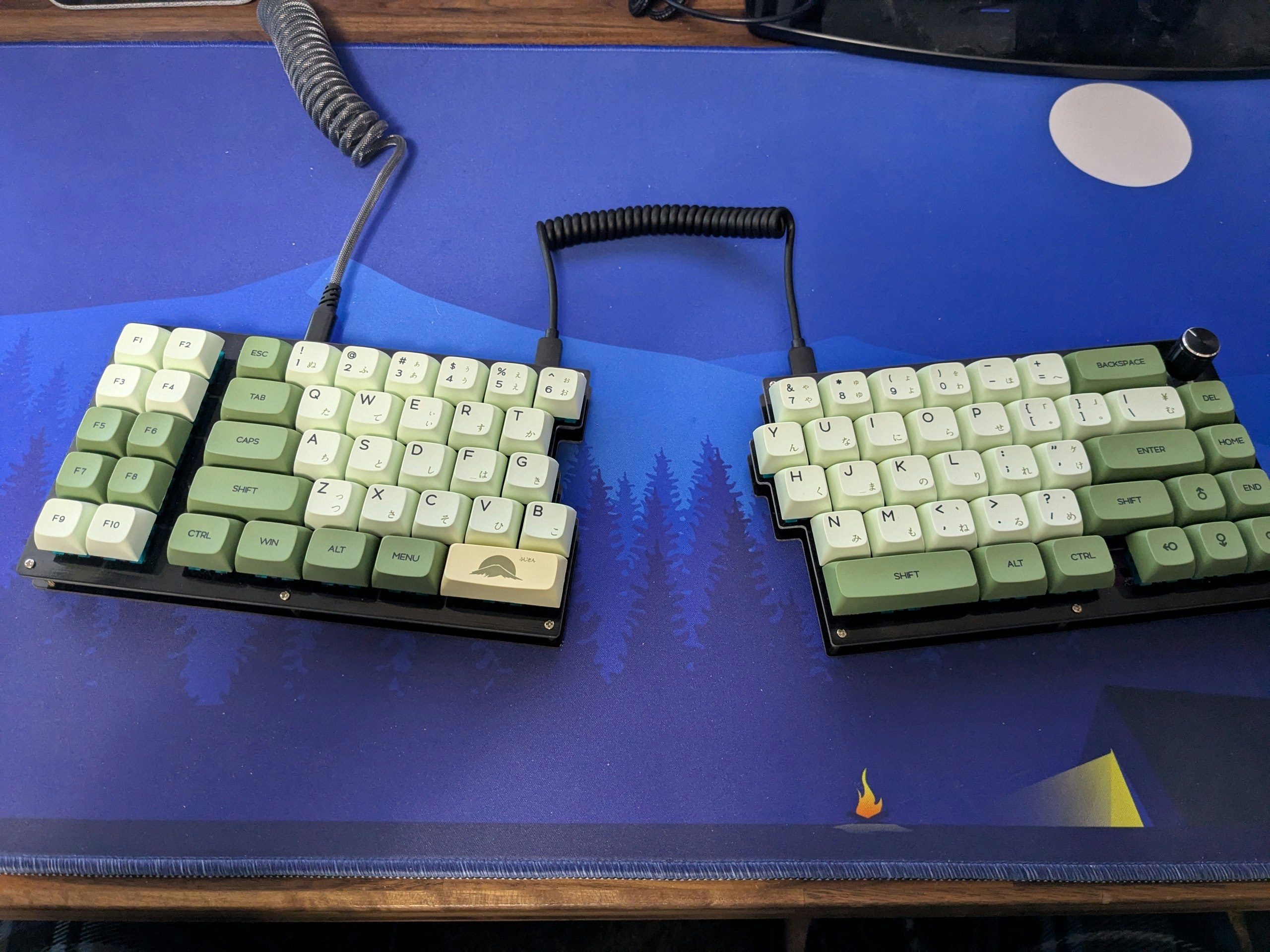 Keycaps on Keeb.io Quefrency Keyboard | Drop