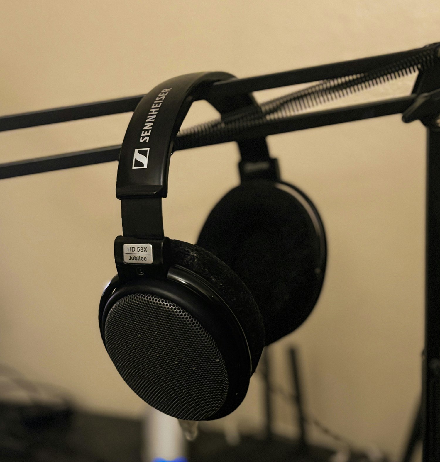 Black and Beige | Drop