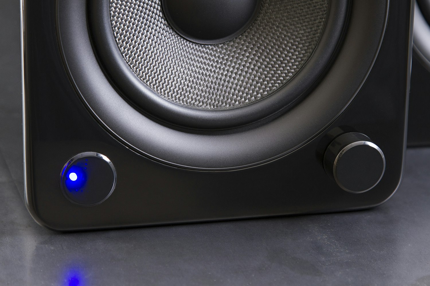 Kanto YU5 Speaker System | Audiophile | Speakers | Powered Speakers | Drop