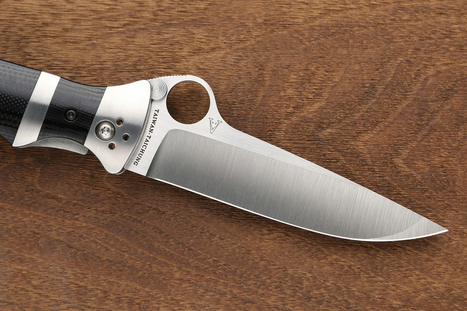 Spyderco Vallotton Sub-Hilt Knife | Knives | Folding Knives | Drop