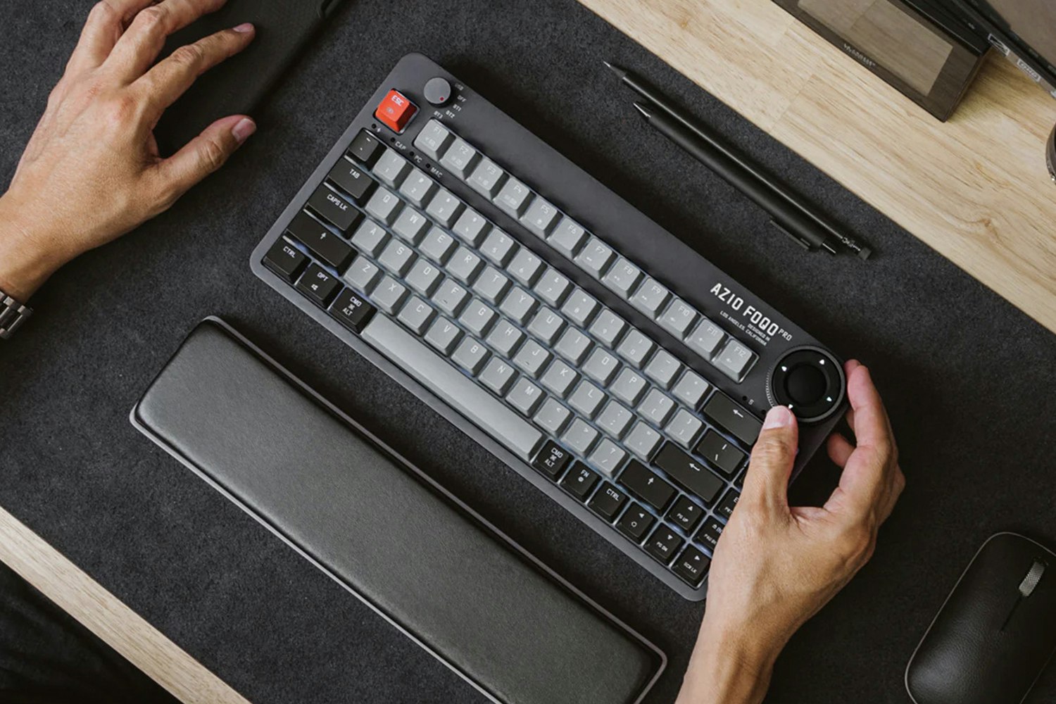 Azio FOQO Pro Wireless Hot-Swappable Mechanical Keyboard | Mechanical ...