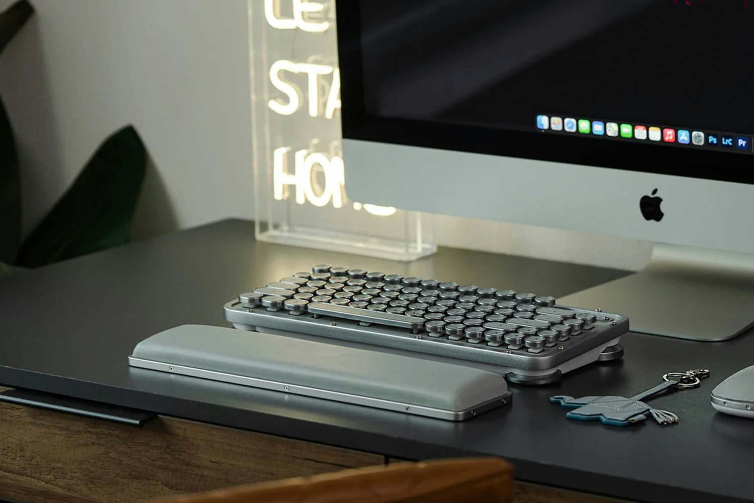 Azio Retro Compact Mechanical Keyboard Limited-Edition Bundle ...